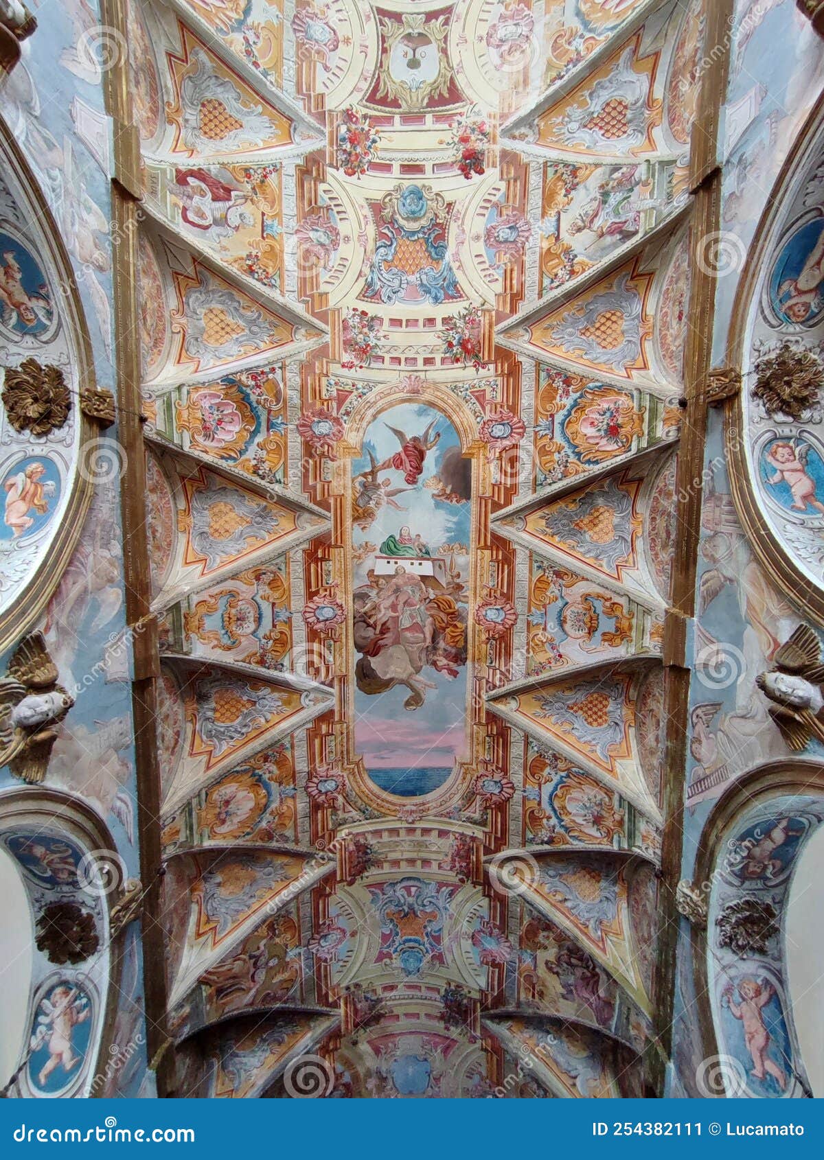 Oratino Volta Della Chiesa Di Santa Maria Di Loreto Imagen de archivo ... Oratino Volta Della Chiesa Di Santa Maria Di Loreto Imagen de archivo ...