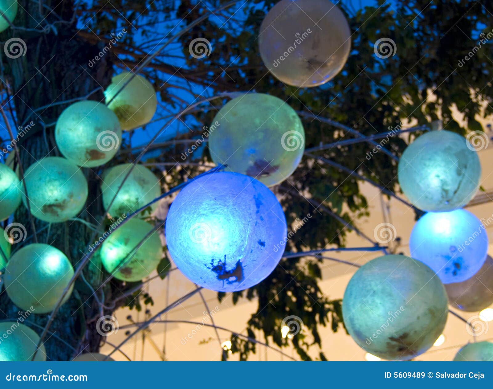 Orbes imagen de archivo. Imagen de ornamento, coloreado - 5609489