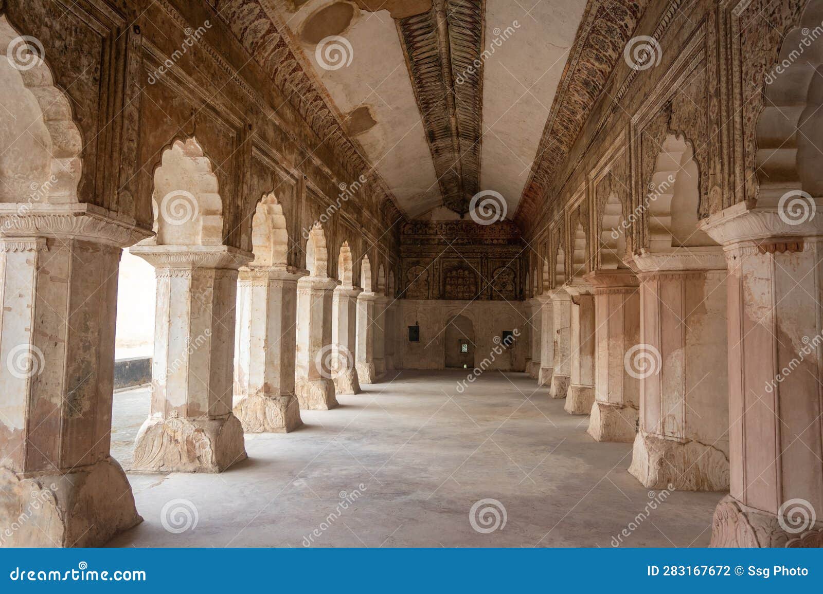 Orchha Fort and Palace Complex Stock Photo - Image of indian, arch ...
