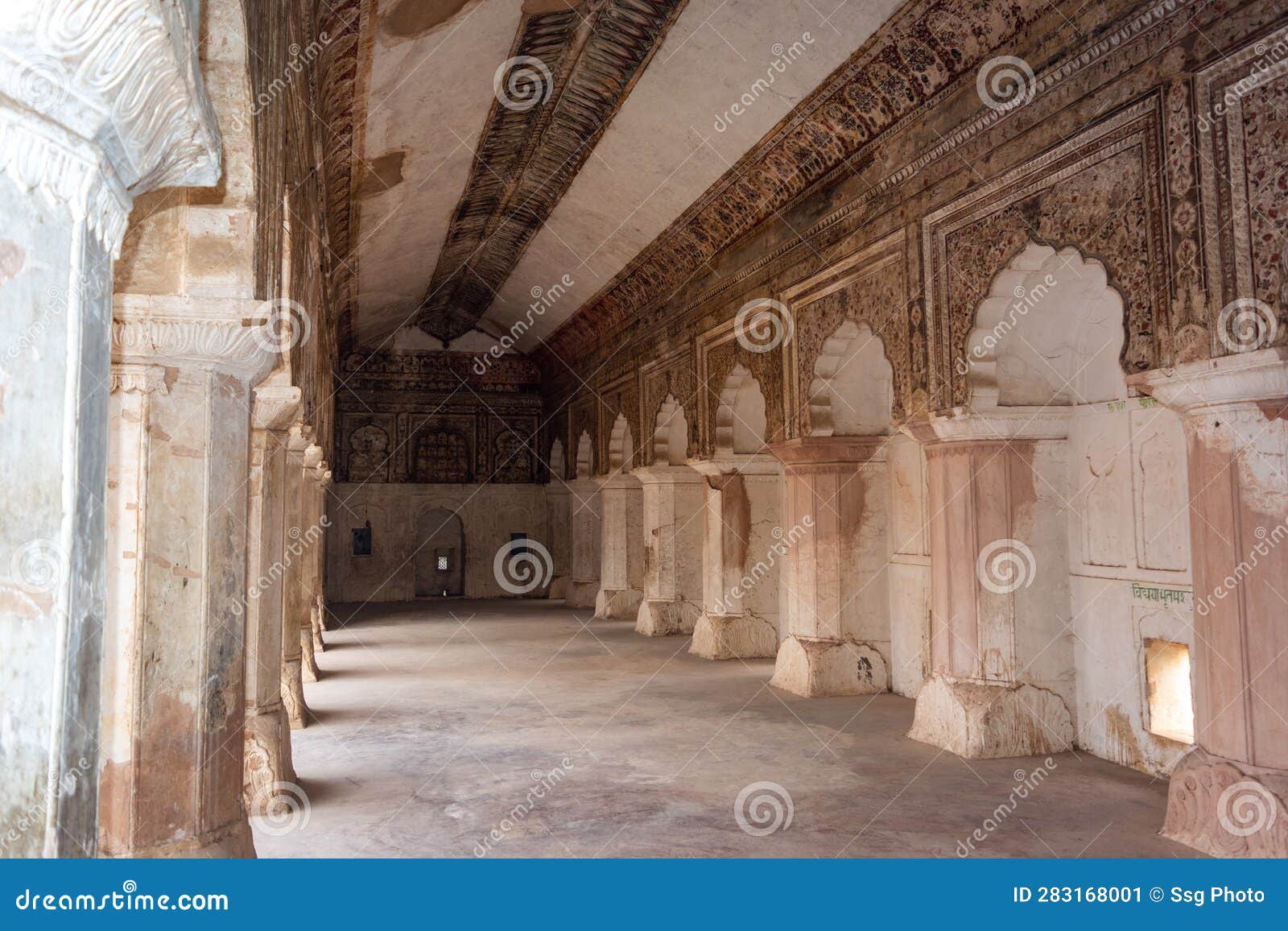 Orchha Fort and Palace Complex Stock Image - Image of historic, india ...