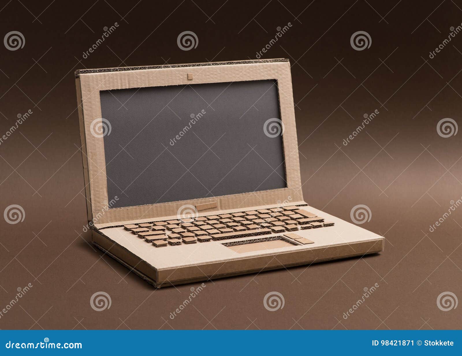 Ordinateur Portable Fait Main De Carton Image stock - Image du écologie ...