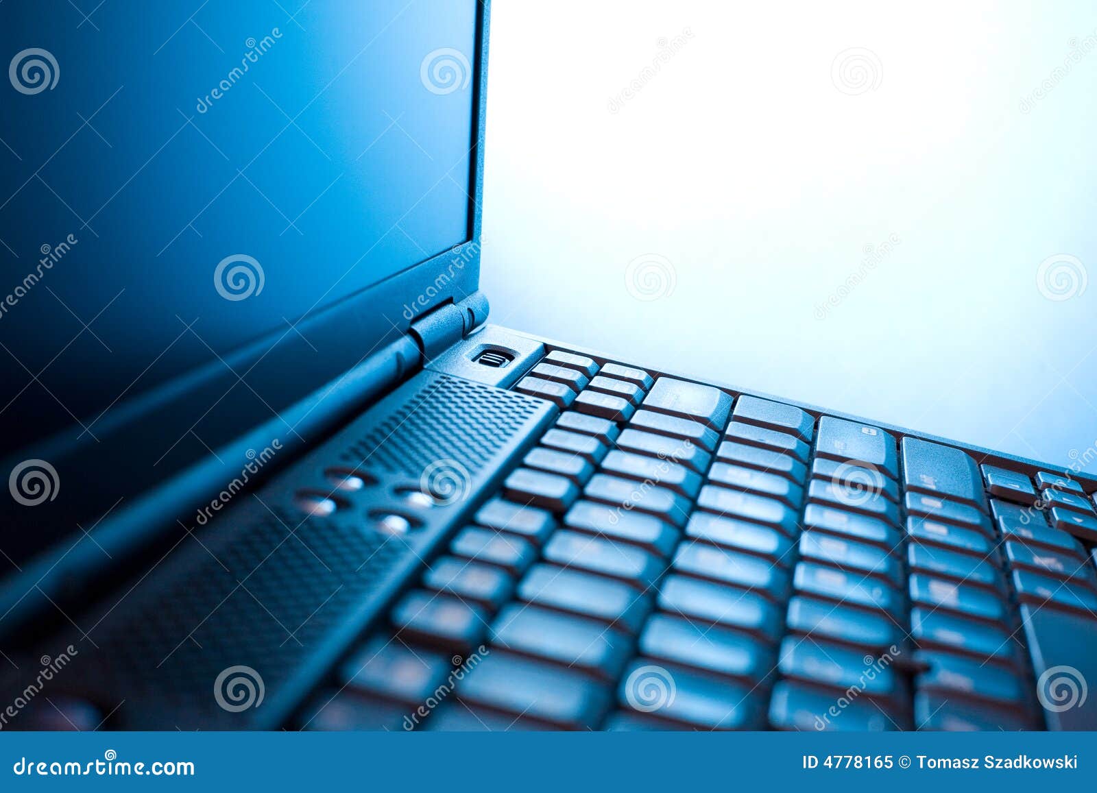 Ordinateur portatif image stock. Image du affaires, clé - 4778165