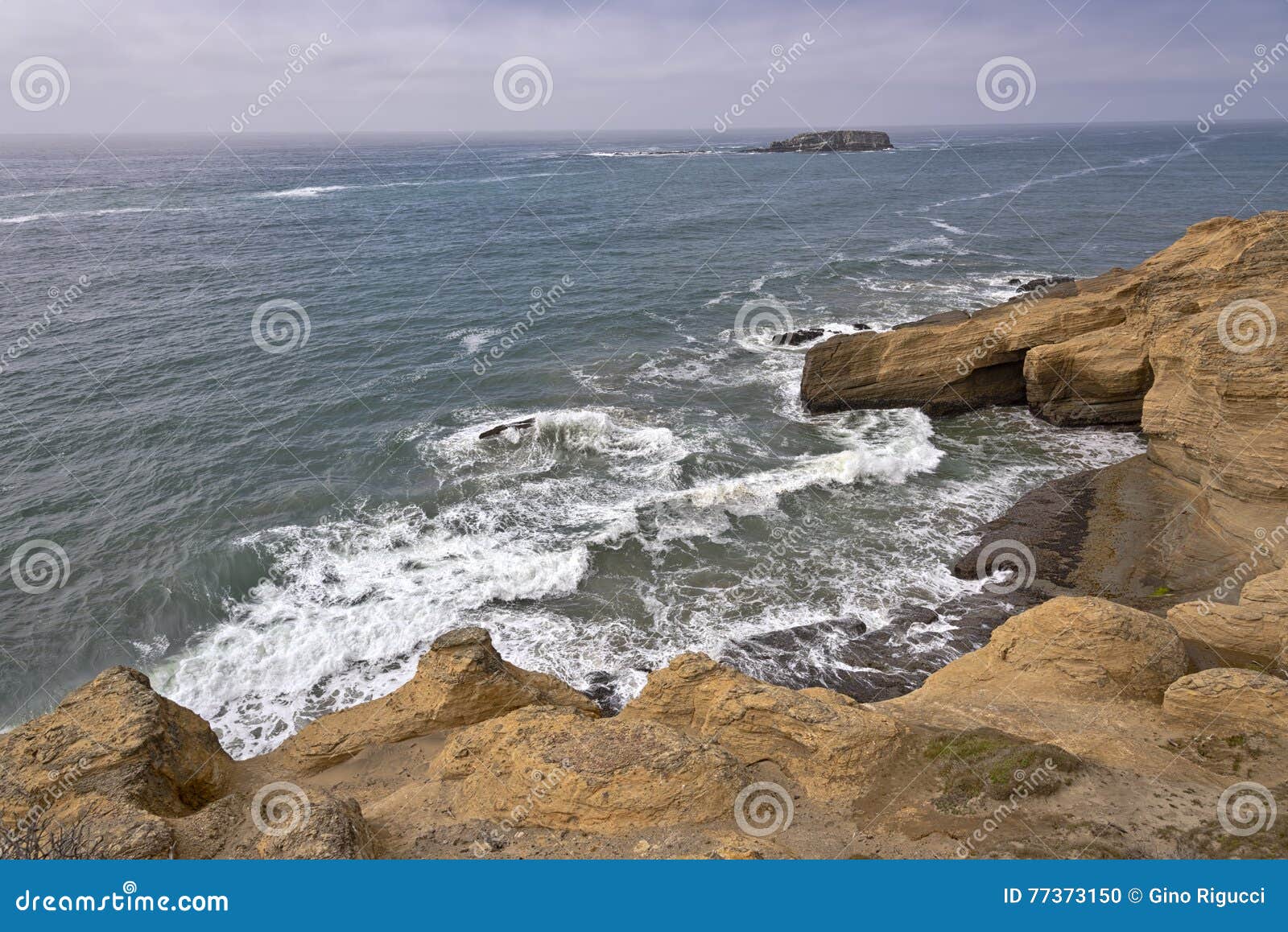 Oregon Coast Cliffs and the Pacific Ocean. Stock Photo - Image of coast ...
