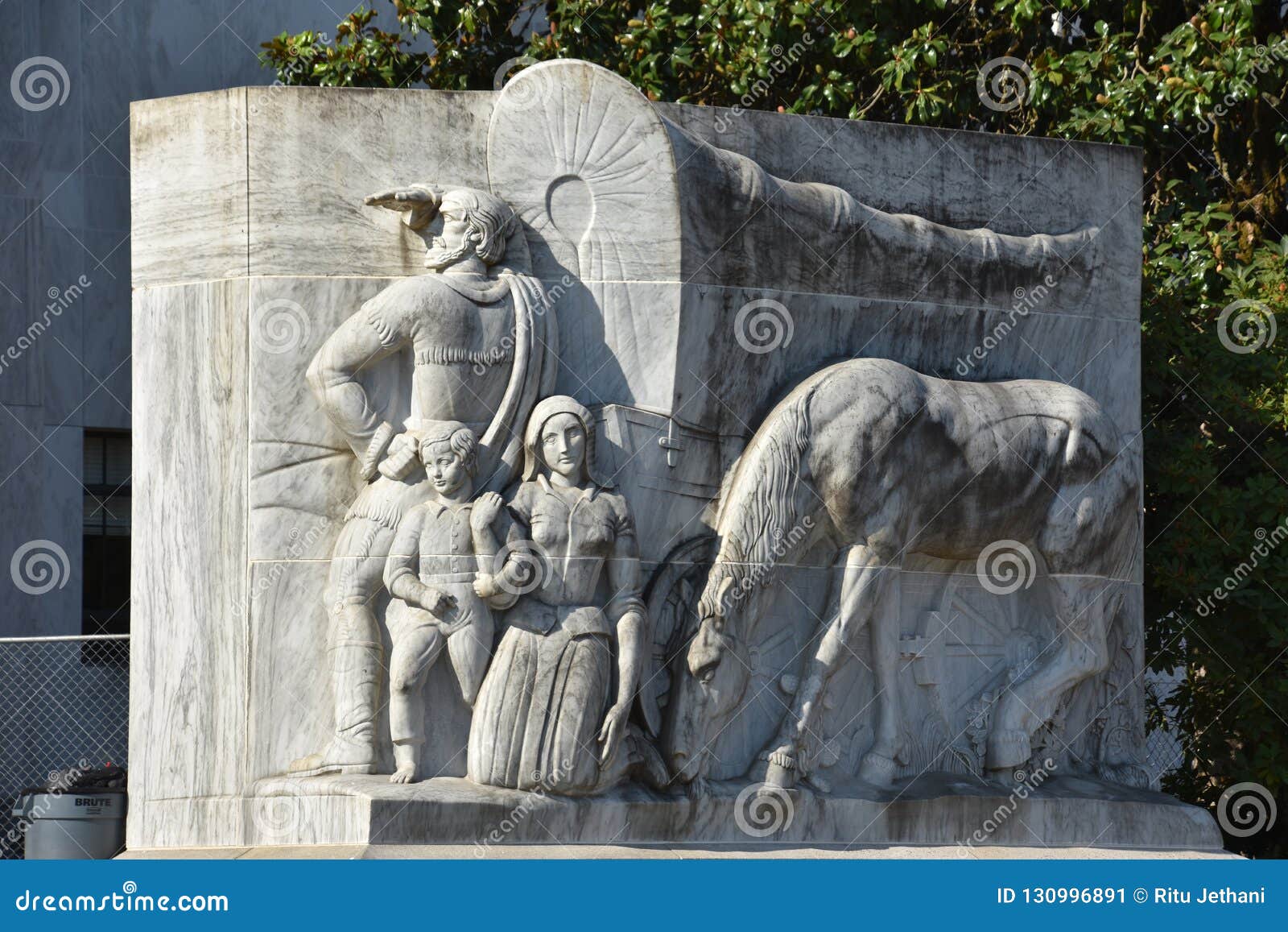 Oregon State Capitol in Salem Editorial Photo - Image of park, oregon ...
