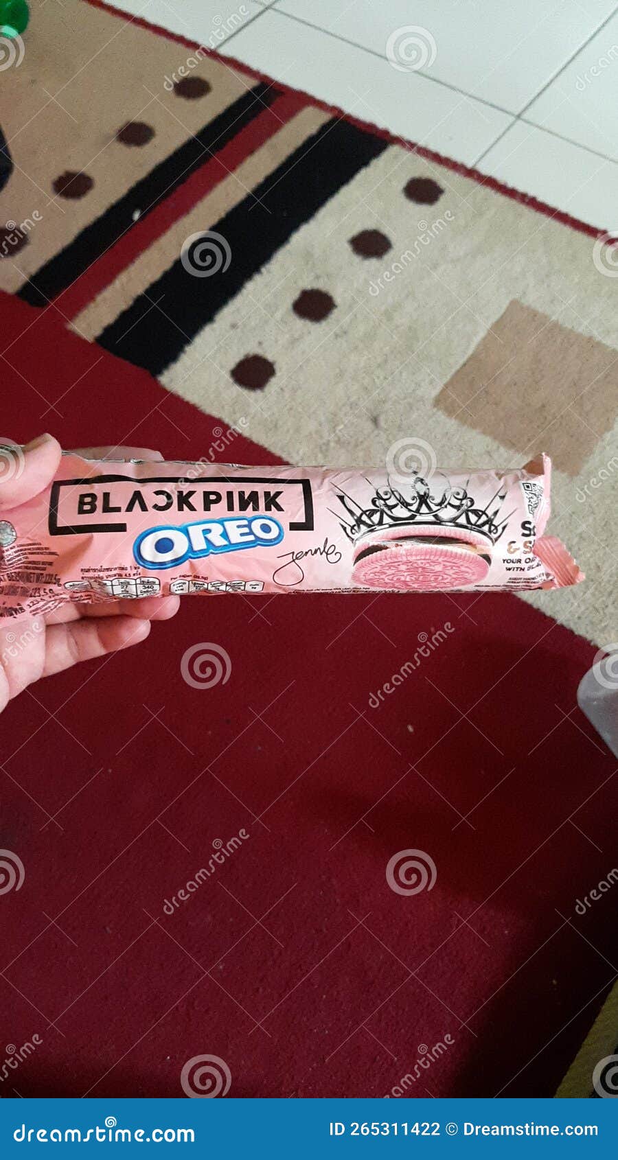 Oreo BLACKPINK Pink and Chocolate Queen Editorial Photography - Image ...