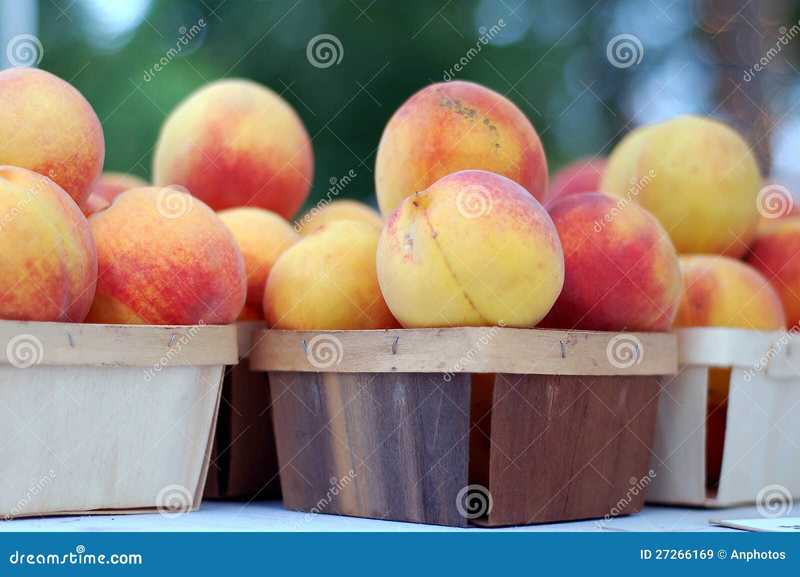Organic Peach Fruit in Wooden Basket Stock Image - Image of wooden ...