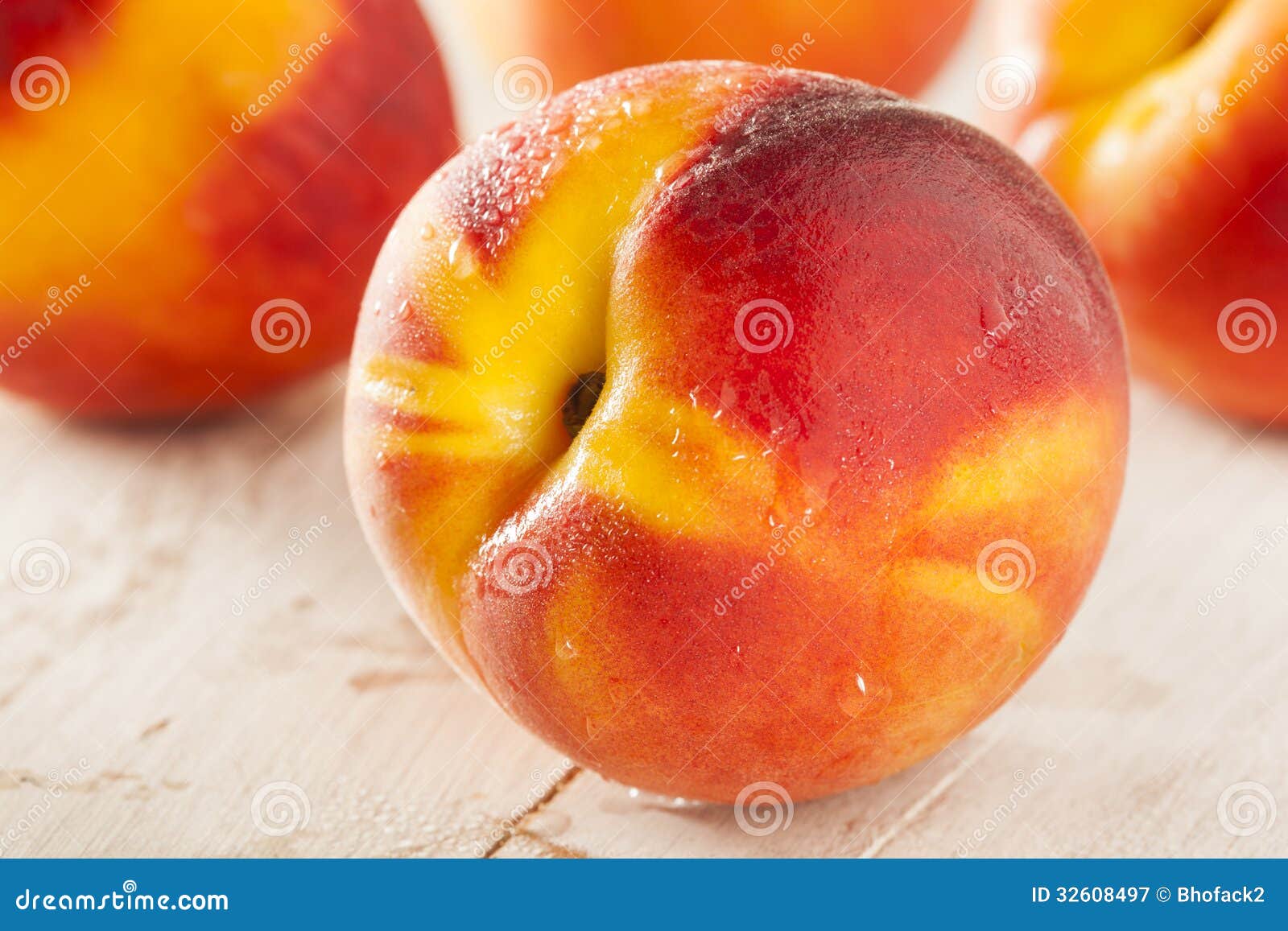 Organic Ripe Orange Peaches Stock Image - Image of round, vegetarian ...