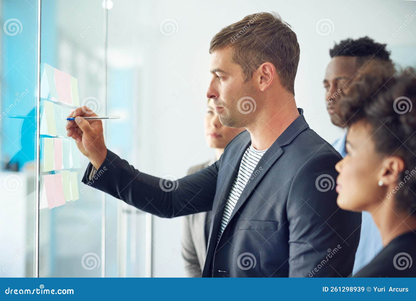 Organising Their Ideas so Maintain Structure. a Group of Colleagues ...