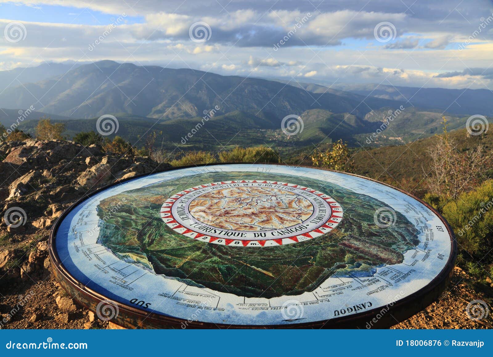 Orientation Map in Pyrenees Mountains Editorial Photo - Image of vista ...