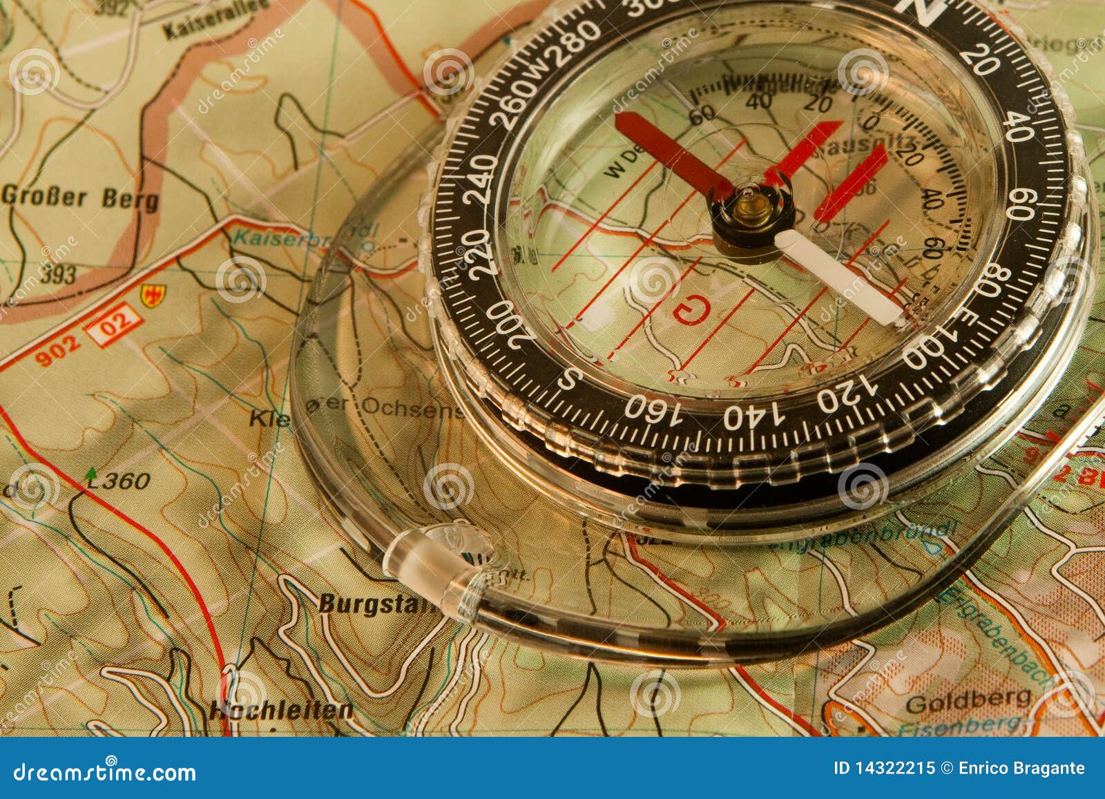 Orienteering: Kaart En Kompas Stock Afbeelding - Image of noord ...