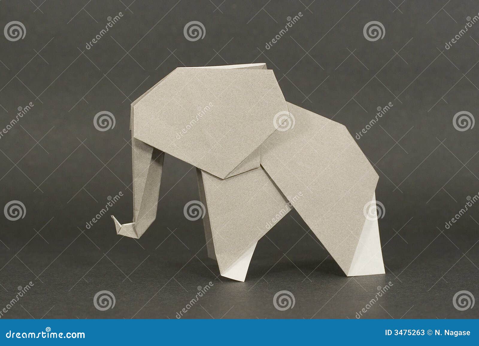 Origami Elefant stockbild. Bild von elefant, grau, japanisch - 3475263