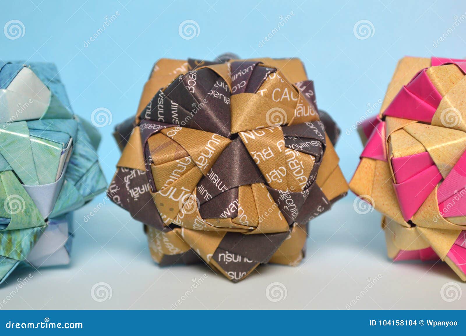 Origami Modulaire, Boule De Sonobe Photo stock - Image du papier ...