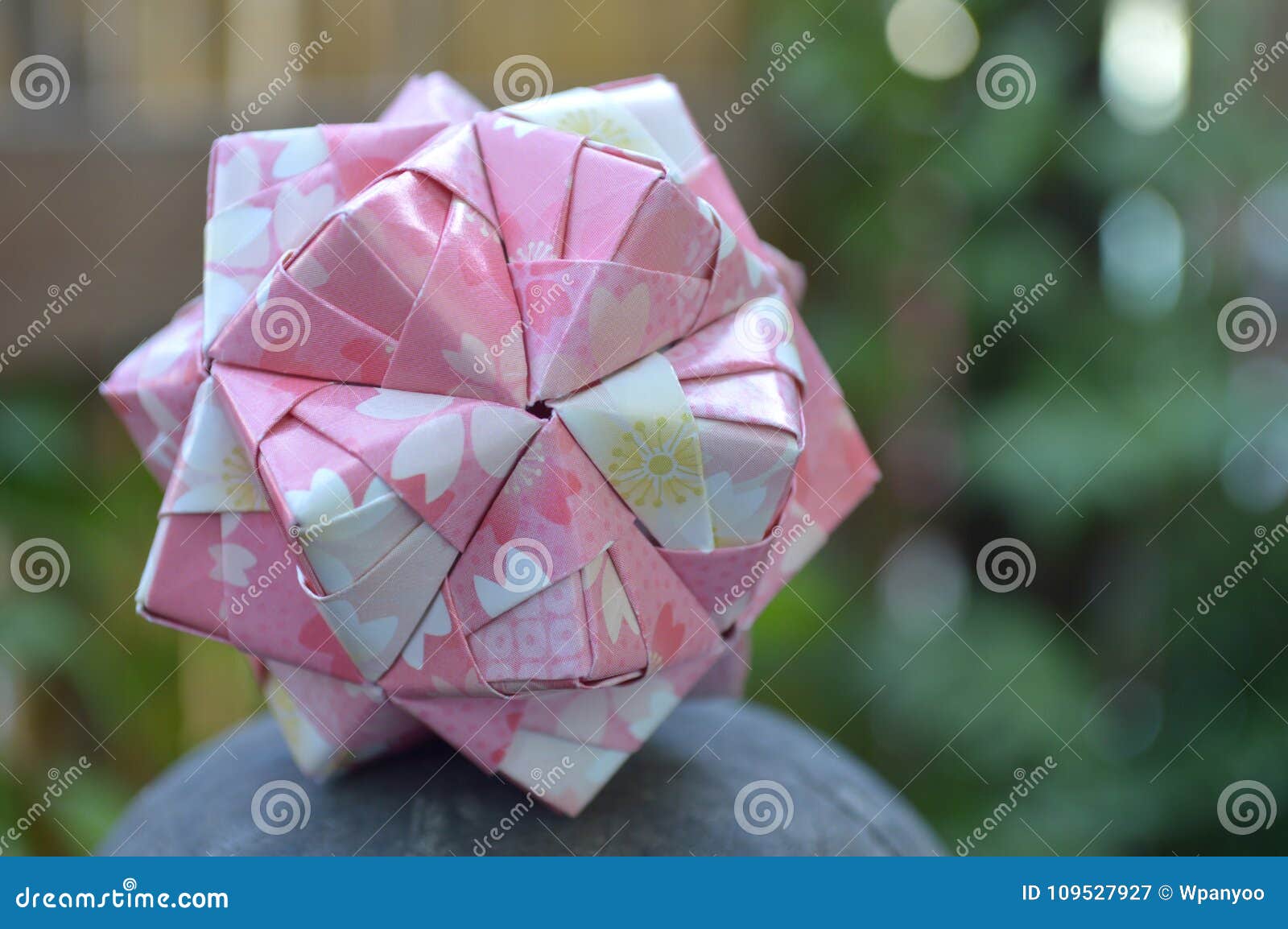 Origami Modulaire, Boule De Sonobe Image stock - Image du nature ...