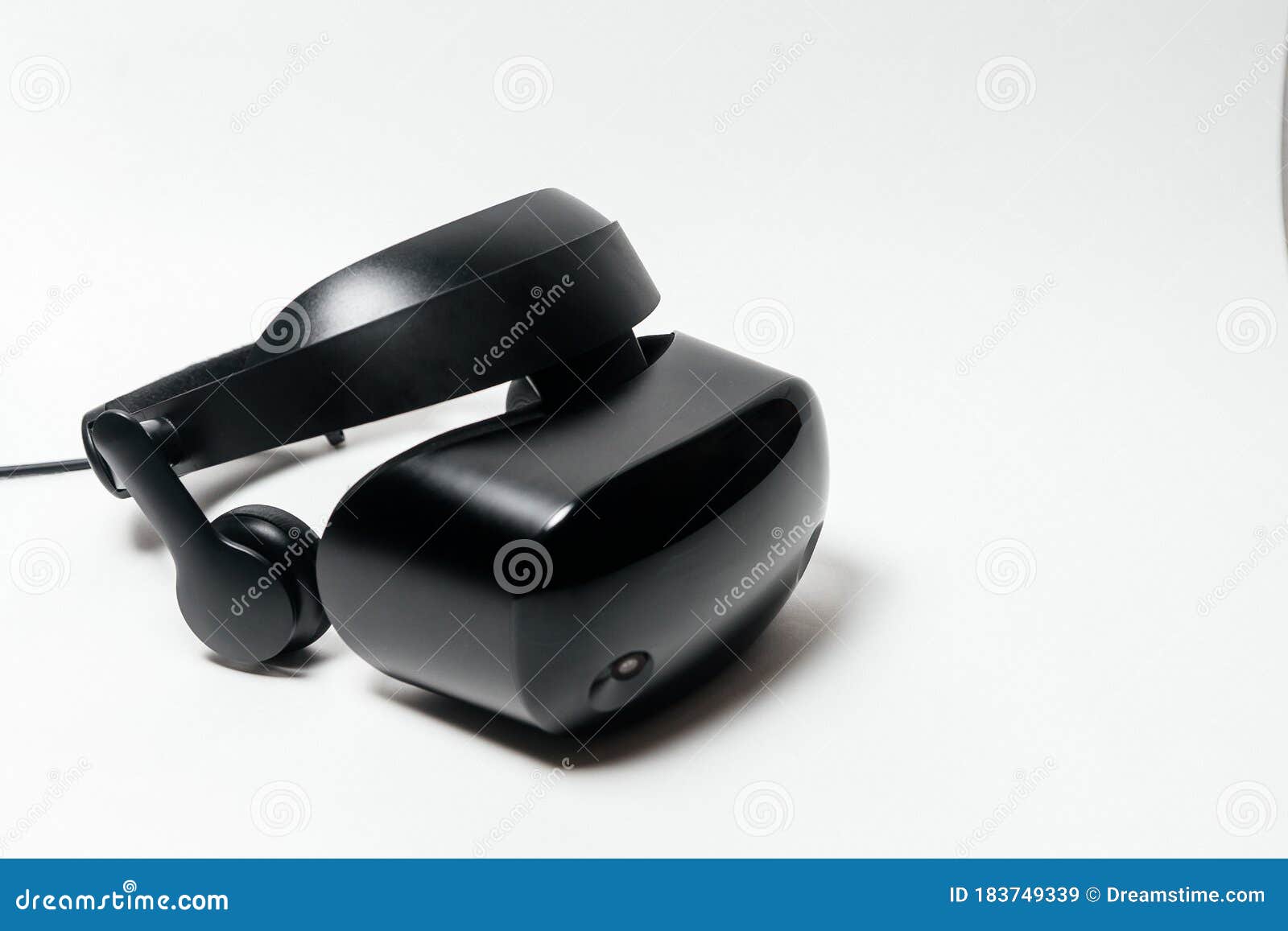 Original Black Stereoscopic 3d Vr Mask with Headphones, with Controller ...