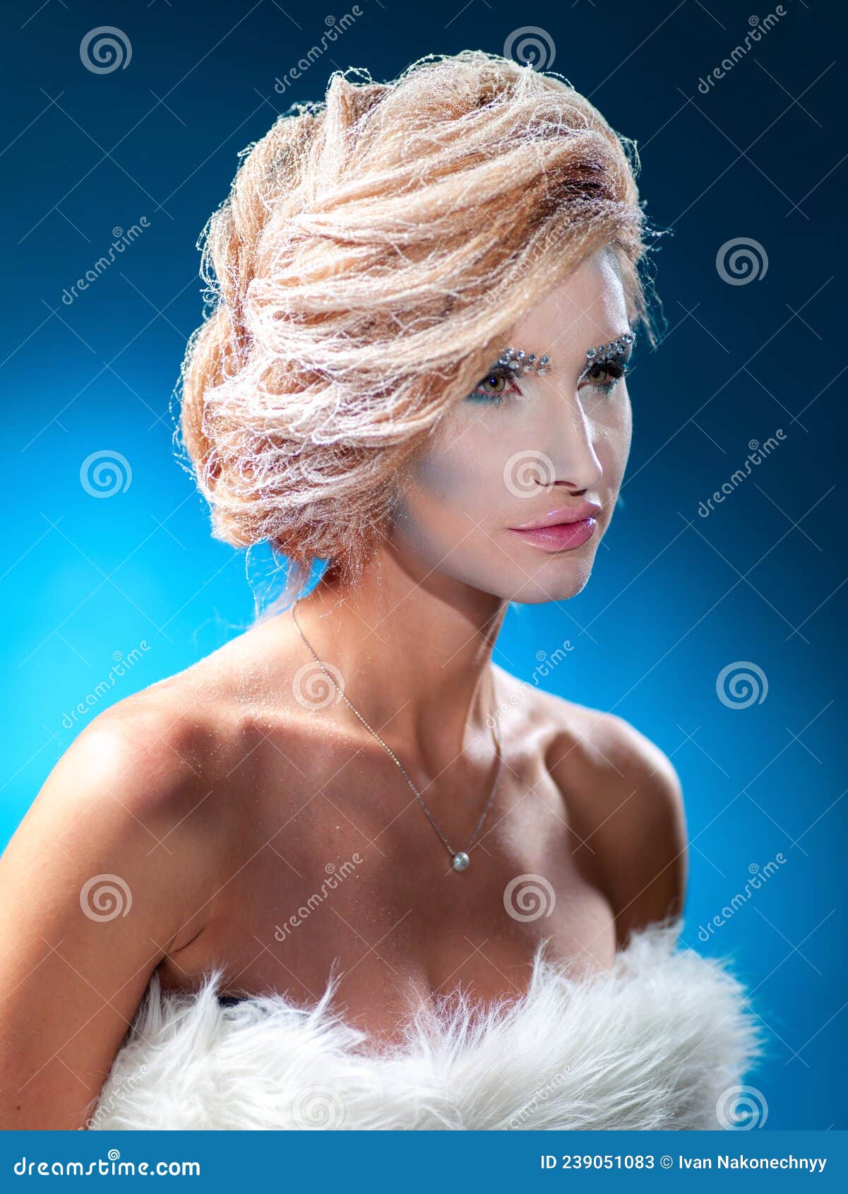The Original Make-up of a Woman Stock Image - Image of fashion, vogue ...