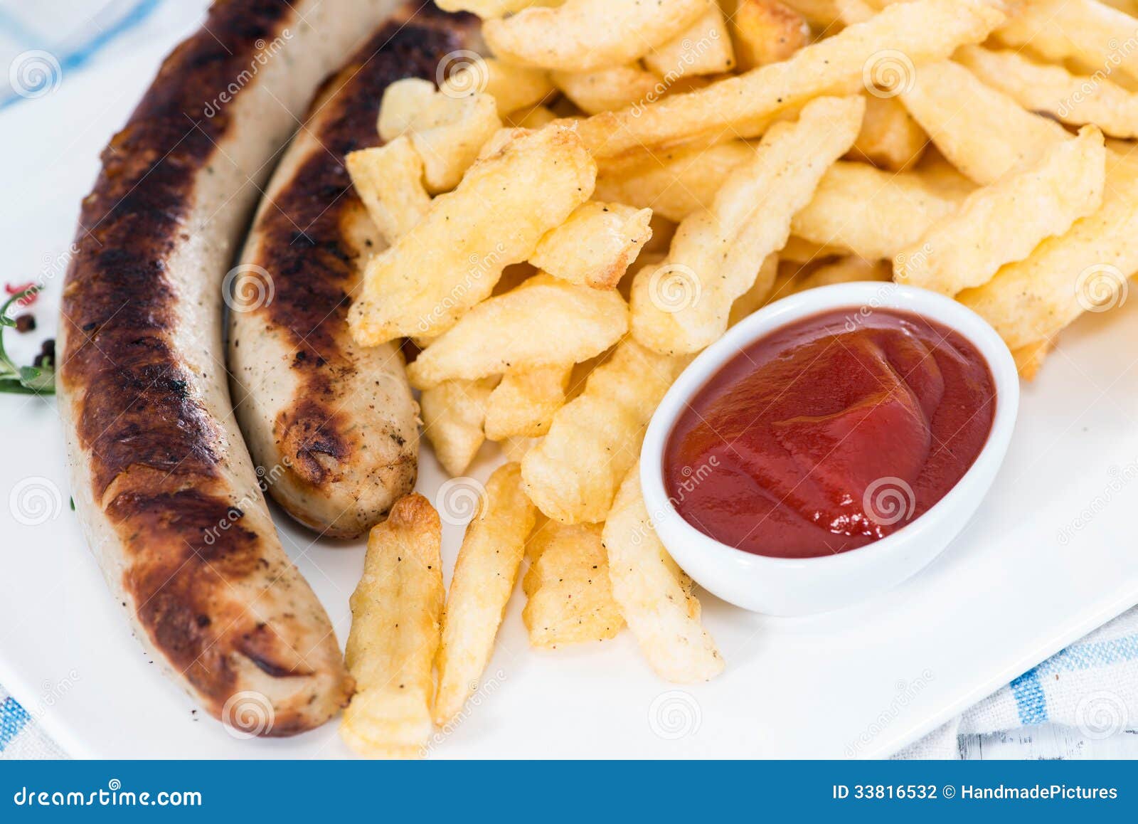 Originele Duitse Braadworst Stock Foto - Image of gedeelte, voedsel ...