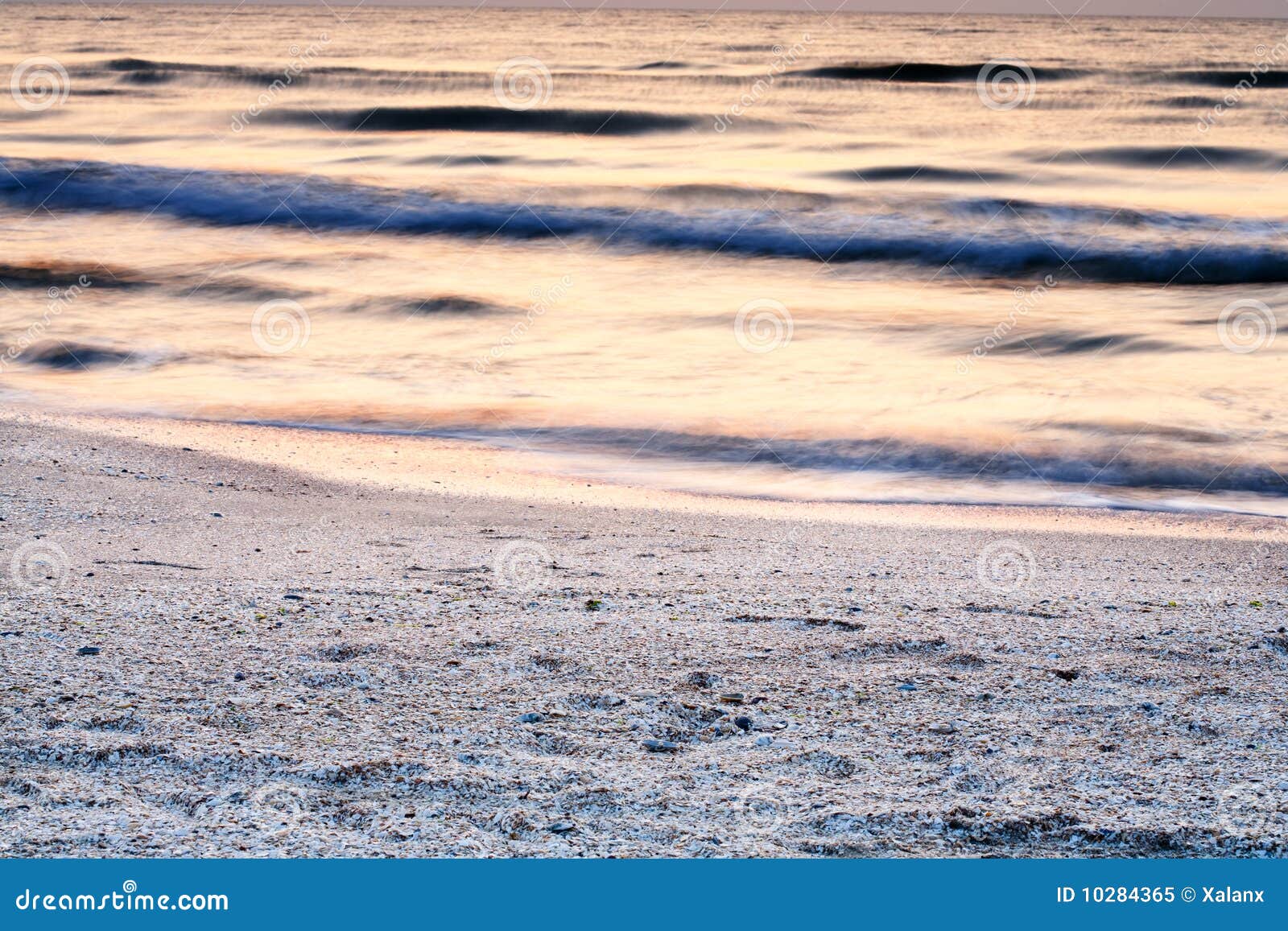 Orilla de mar imagen de archivo. Imagen de arena, océano - 10284365