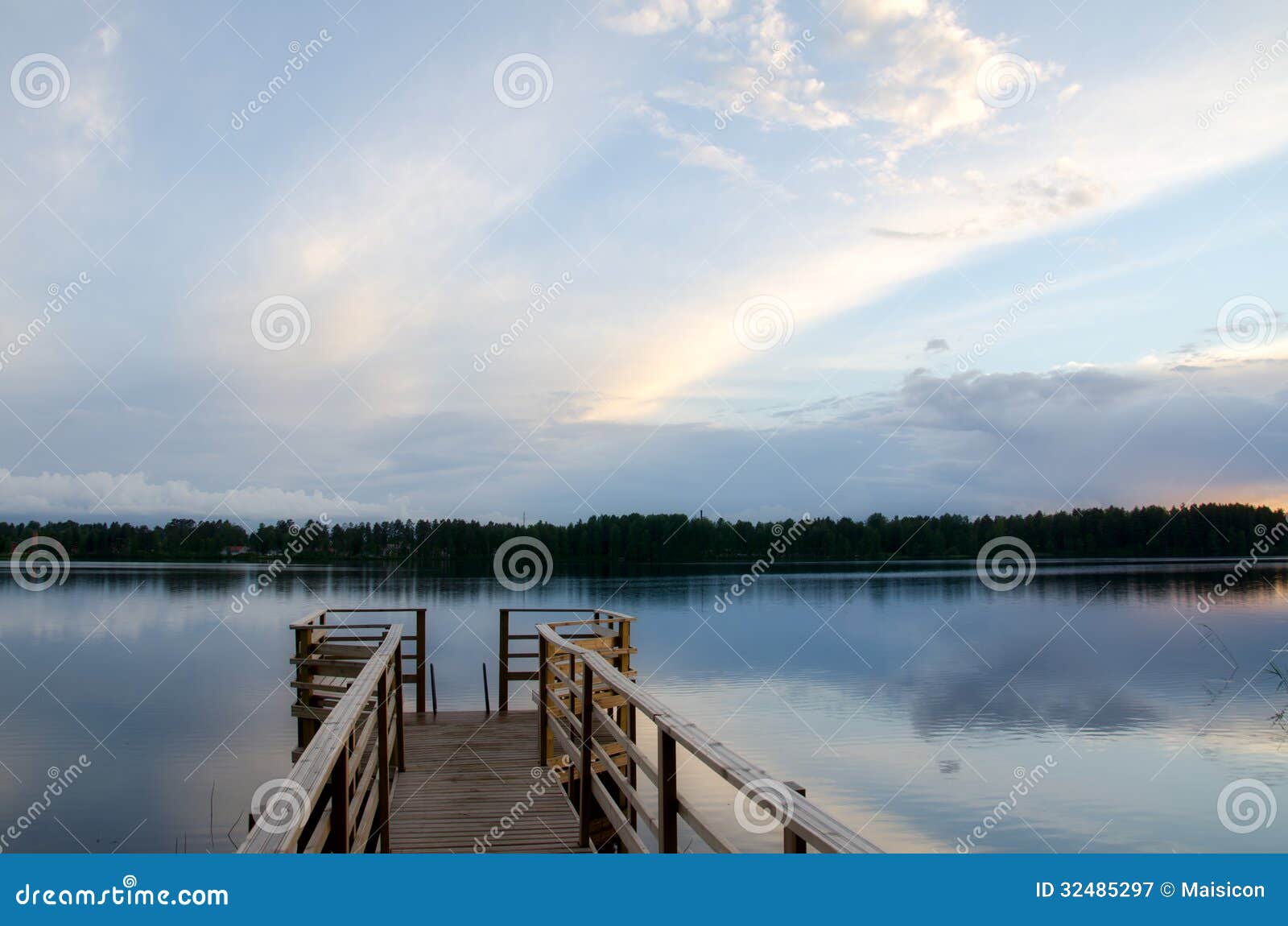 Orilla del lago imagen de archivo. Imagen de localizaciones - 32485297
