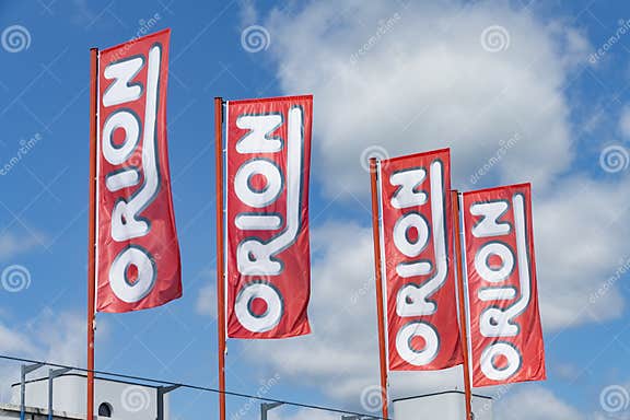 ORION Flags Contra El Cielo Imagen de archivo editorial - Imagen de ...