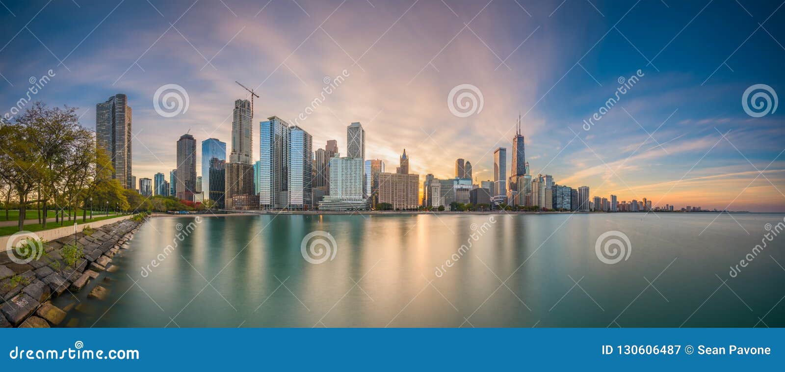 Orizzonte Di Chicago, Illinois, Lago Di U.S.a. Immagine Stock ...