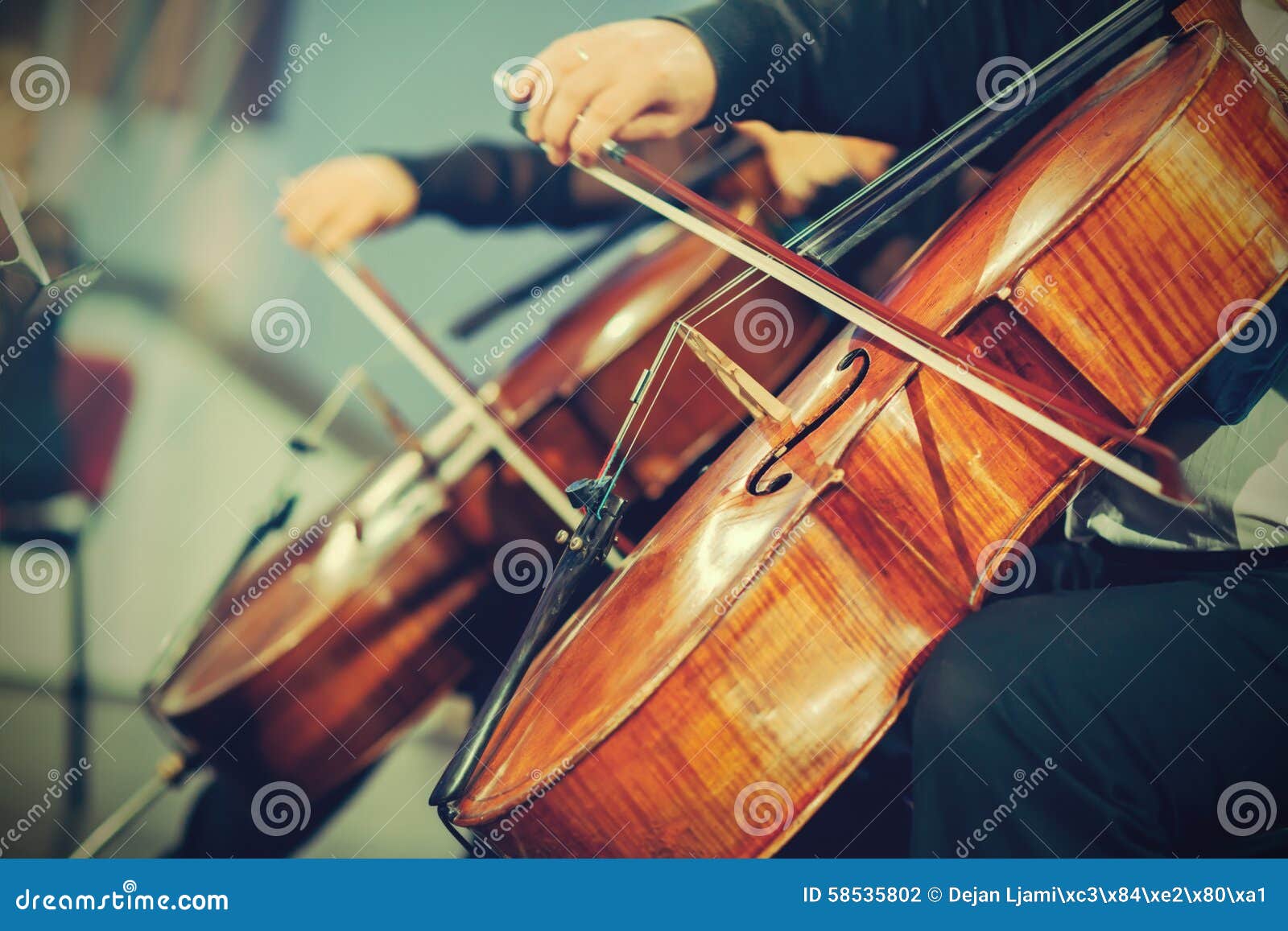 Orkiestra Symfoniczna Na Scenie Zdjęcie Stock - Obraz złożonej z ...