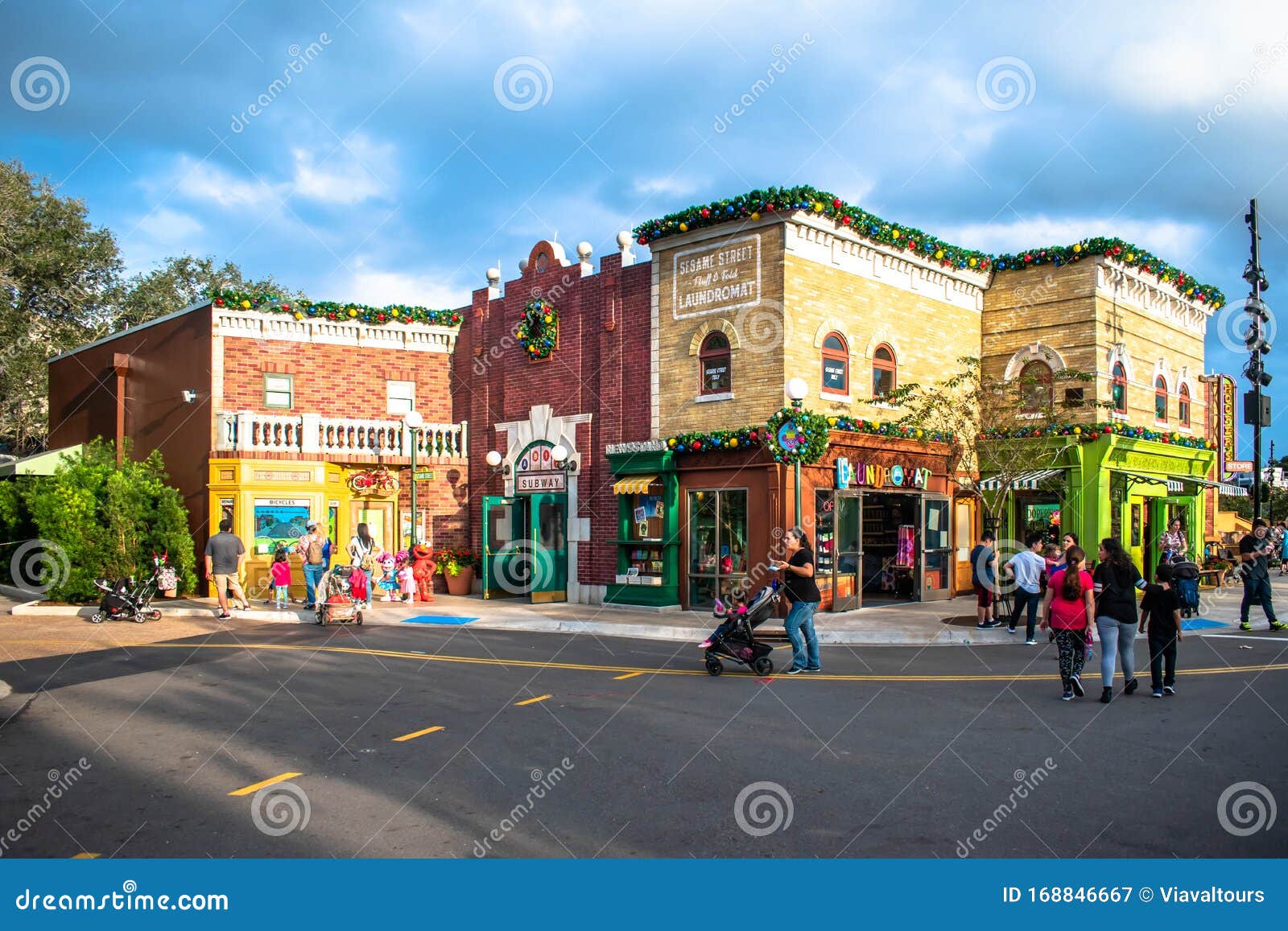 People Walking in Sesame Street Land at Seaworld 218 Editorial ... People Walking in Sesame Street Land at Seaworld 218 Editorial ...