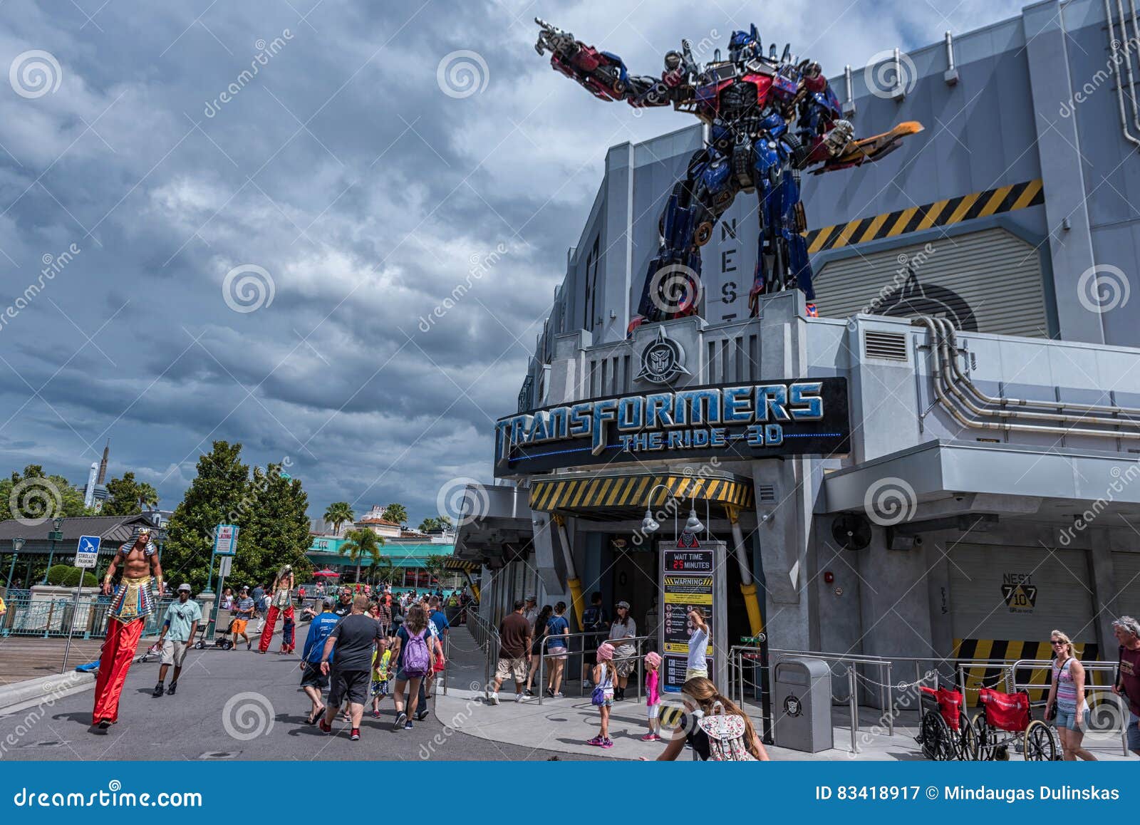 ORLANDO, FLORIDA - MAY 06, 2015: Attractions in Universal Orlando ...