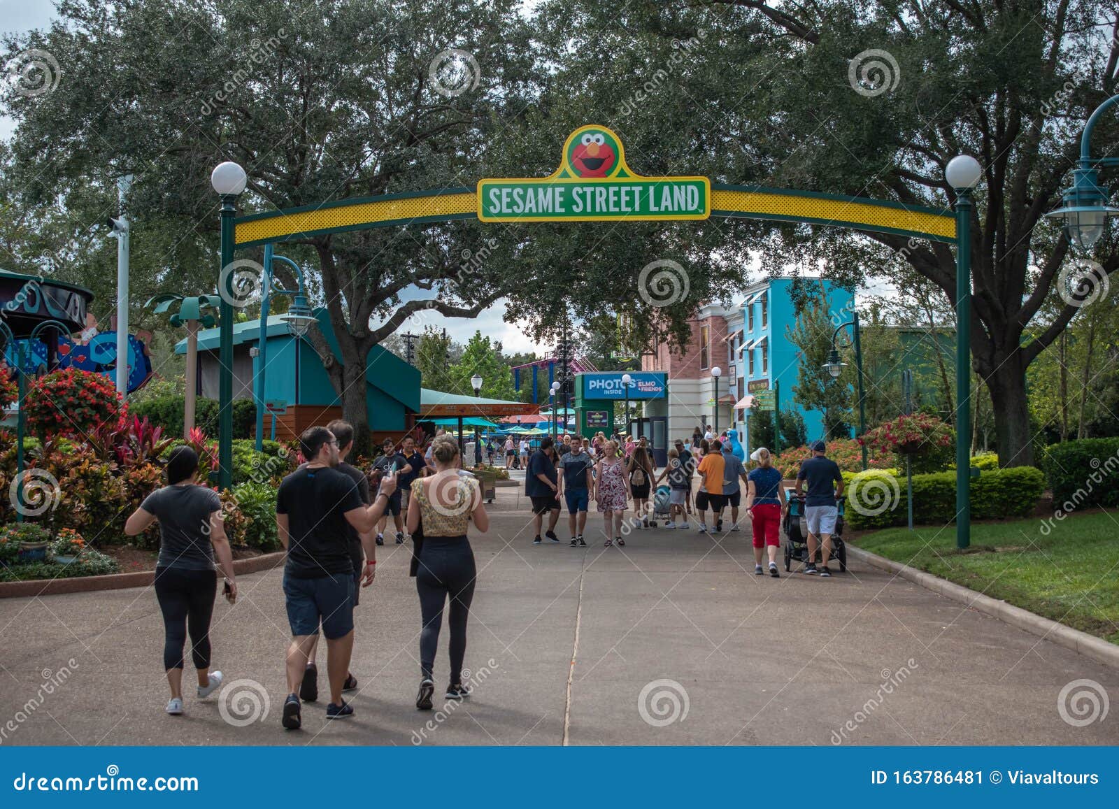 People Walking in Sesame Street Land at Seaworld 1 Editorial Photo ... People Walking in Sesame Street Land at Seaworld 1 Editorial Photo ...