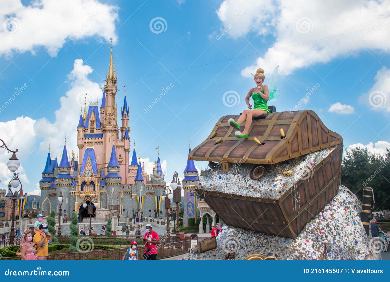 Tinker Bell on Beautiful Parade Float at Magic Kingdom 365 Editorial ...