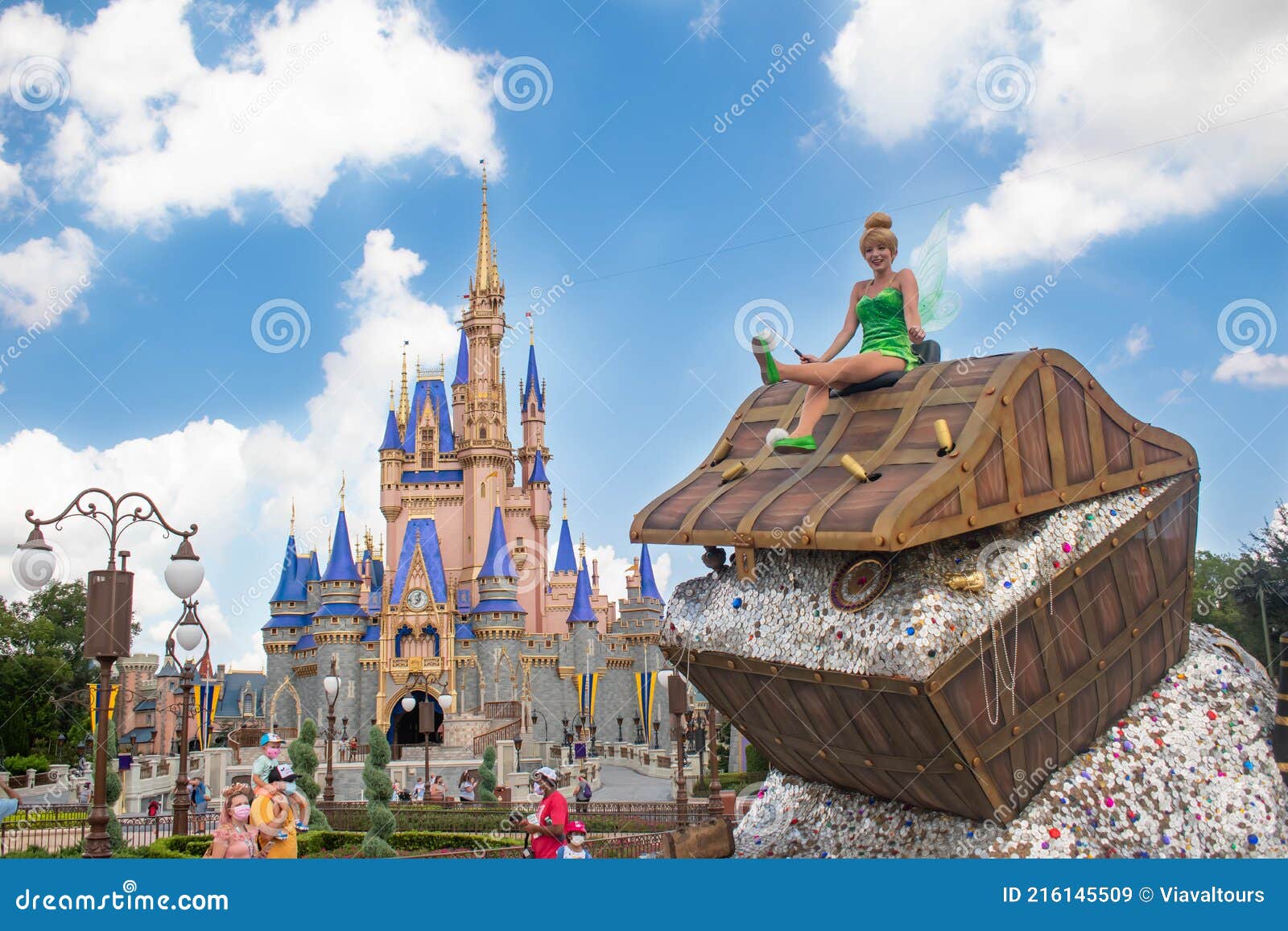 Tinker Bell on Beautiful Parade Float at Magic Kingdom 367 Editorial ...