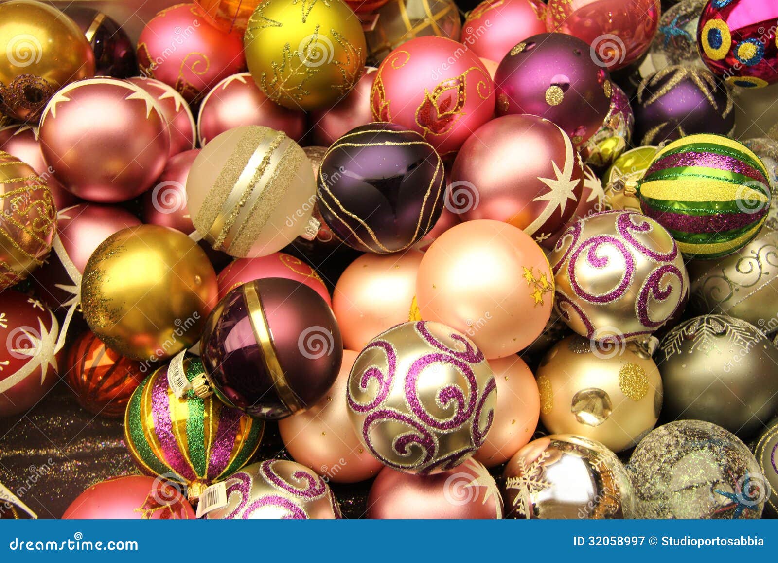 Ornamentos de la Navidad imagen de archivo. Imagen de estacional - 32058997