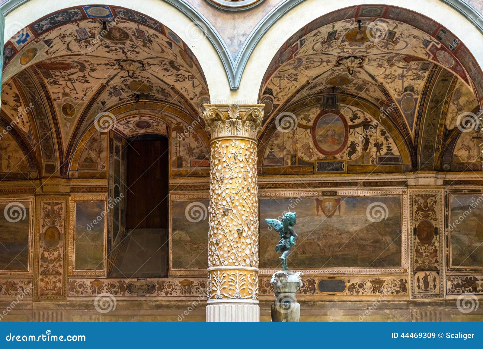 Ornate Courtyard in the Palazzo Vecchio in Florence Editorial Stock ...