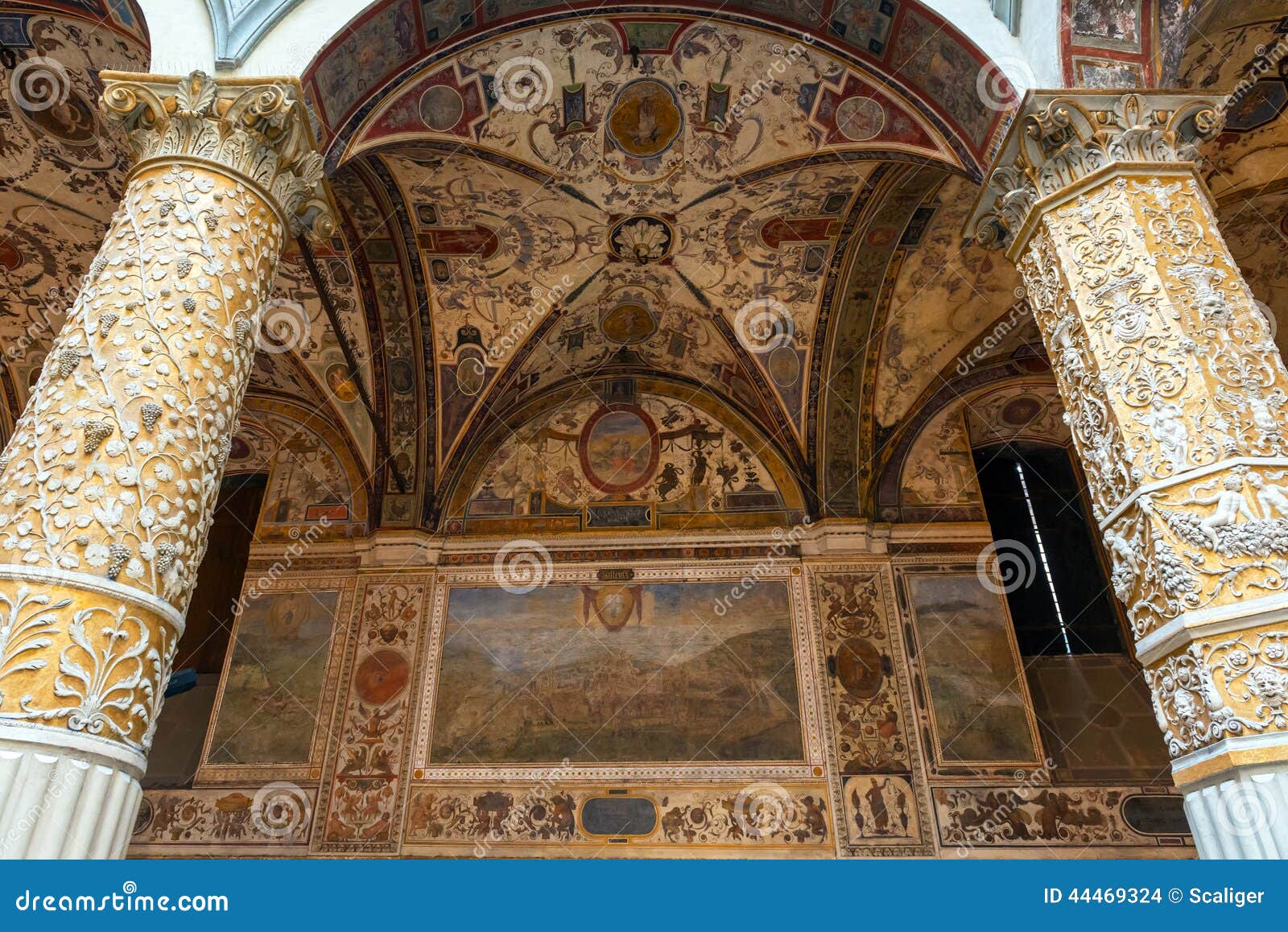 Ornate Courtyard in the Palazzo Vecchio in Florence Editorial Stock ...