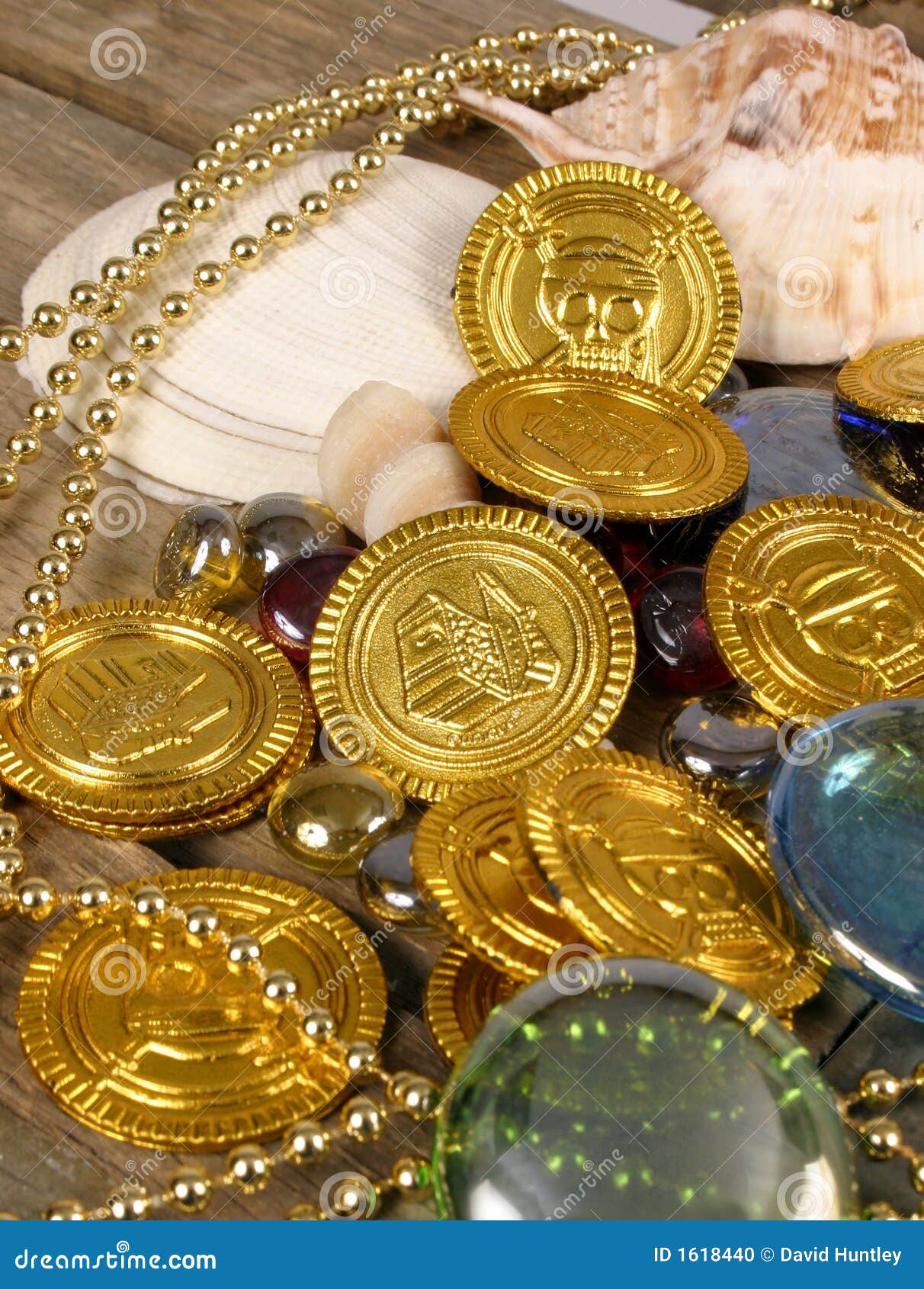 Oro del pirata foto de archivo. Imagen de negocios, monedas - 1618440