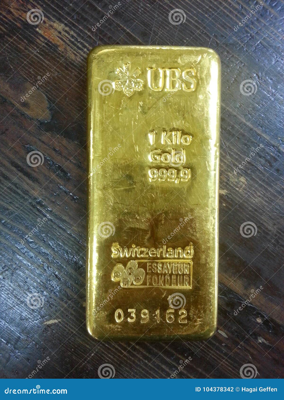 Oro puro fotografía editorial. Imagen de puro, kilo - 104378342