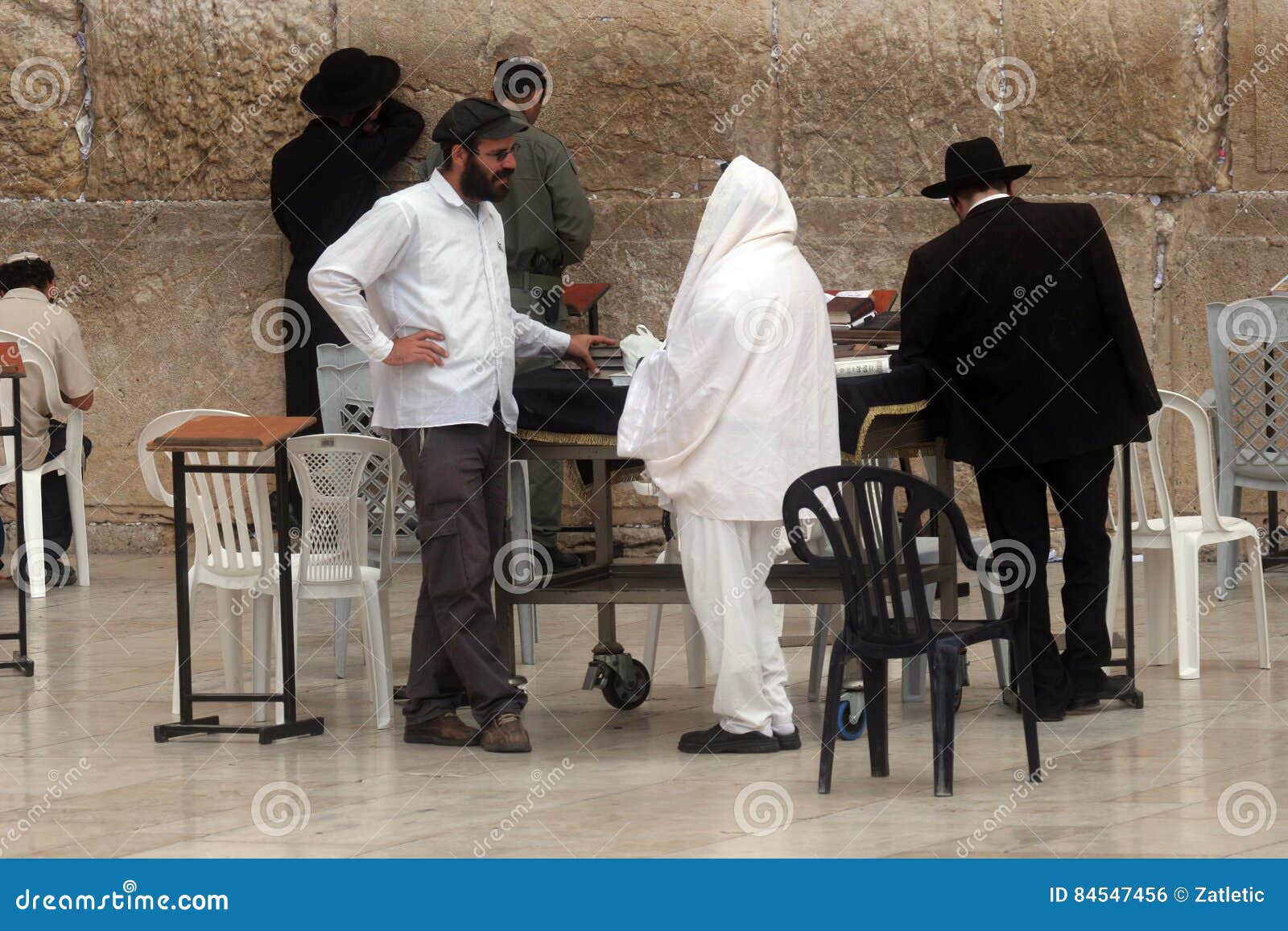 Orthodox Man Prayers at Western Wall of Jerusalem Editorial Photo ...