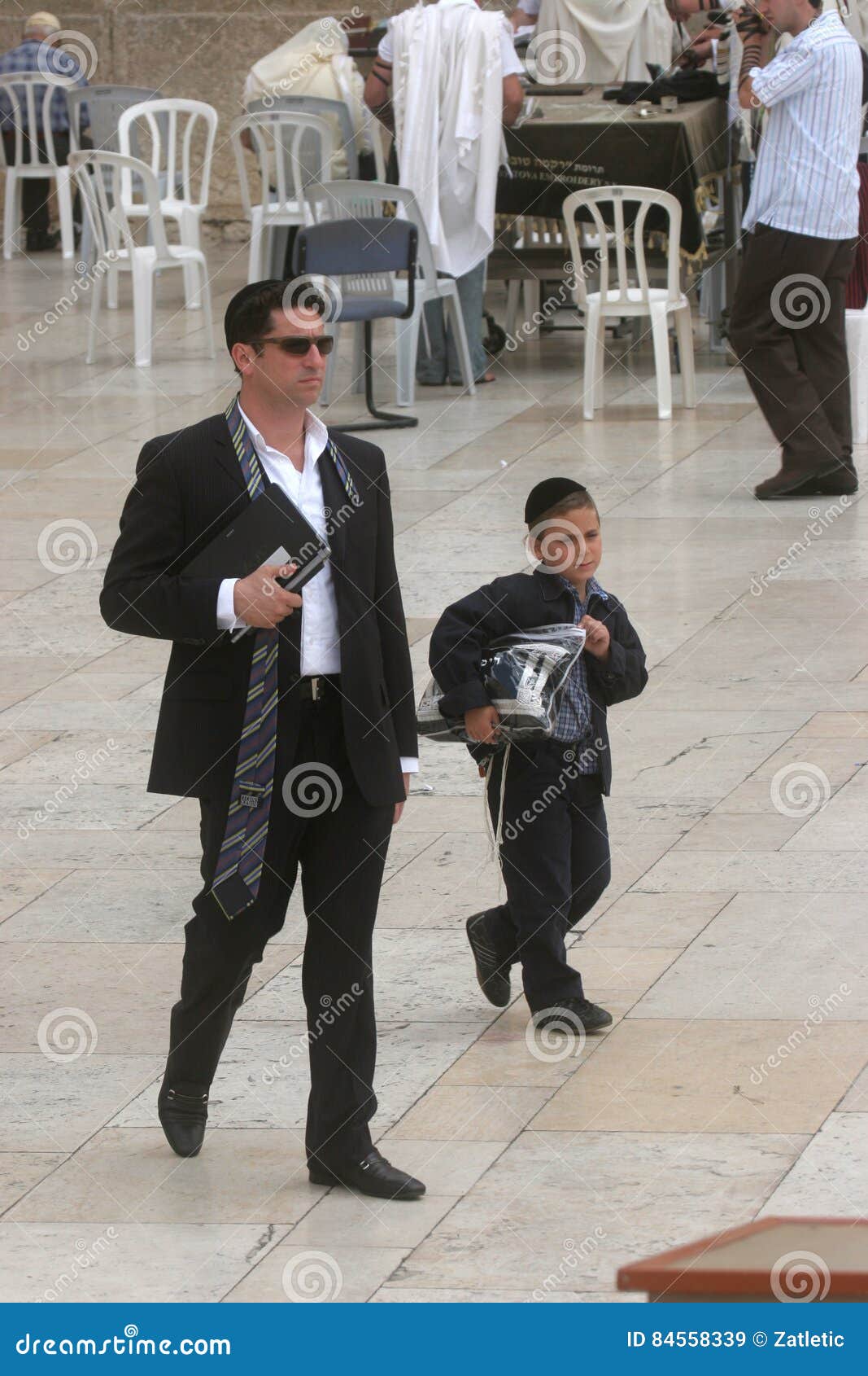 Orthodox Man Prayers at Western Wall of Jerusalem Editorial Stock Image ...