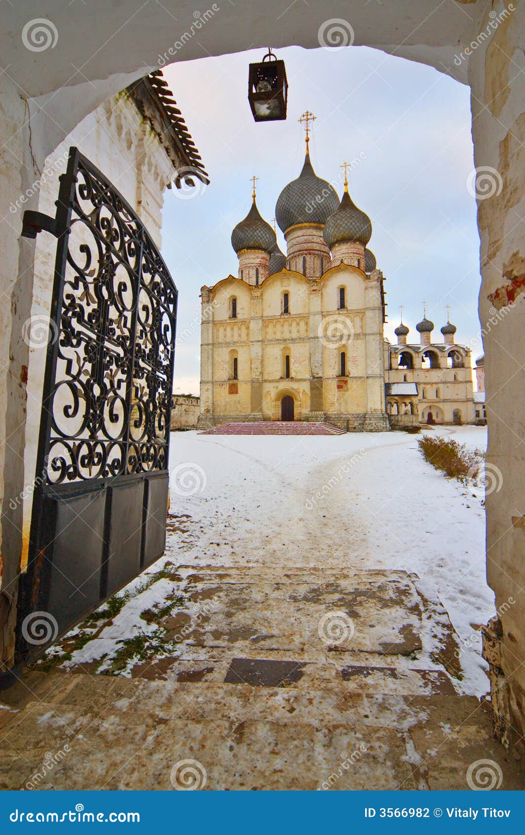 Orthodox Monastery in Winter Stock Photo - Image of monastery, domes ...