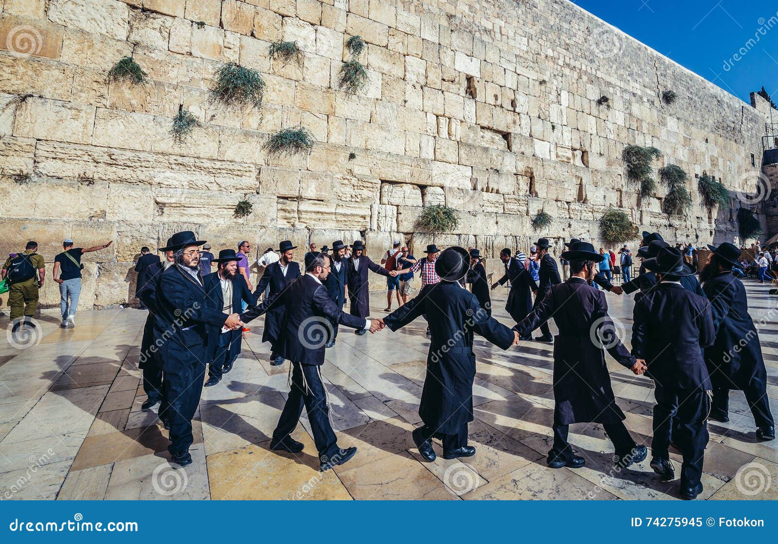 Orthodoxe Juden in Jerusalem Redaktionelles Bild - Bild von gebäude ...