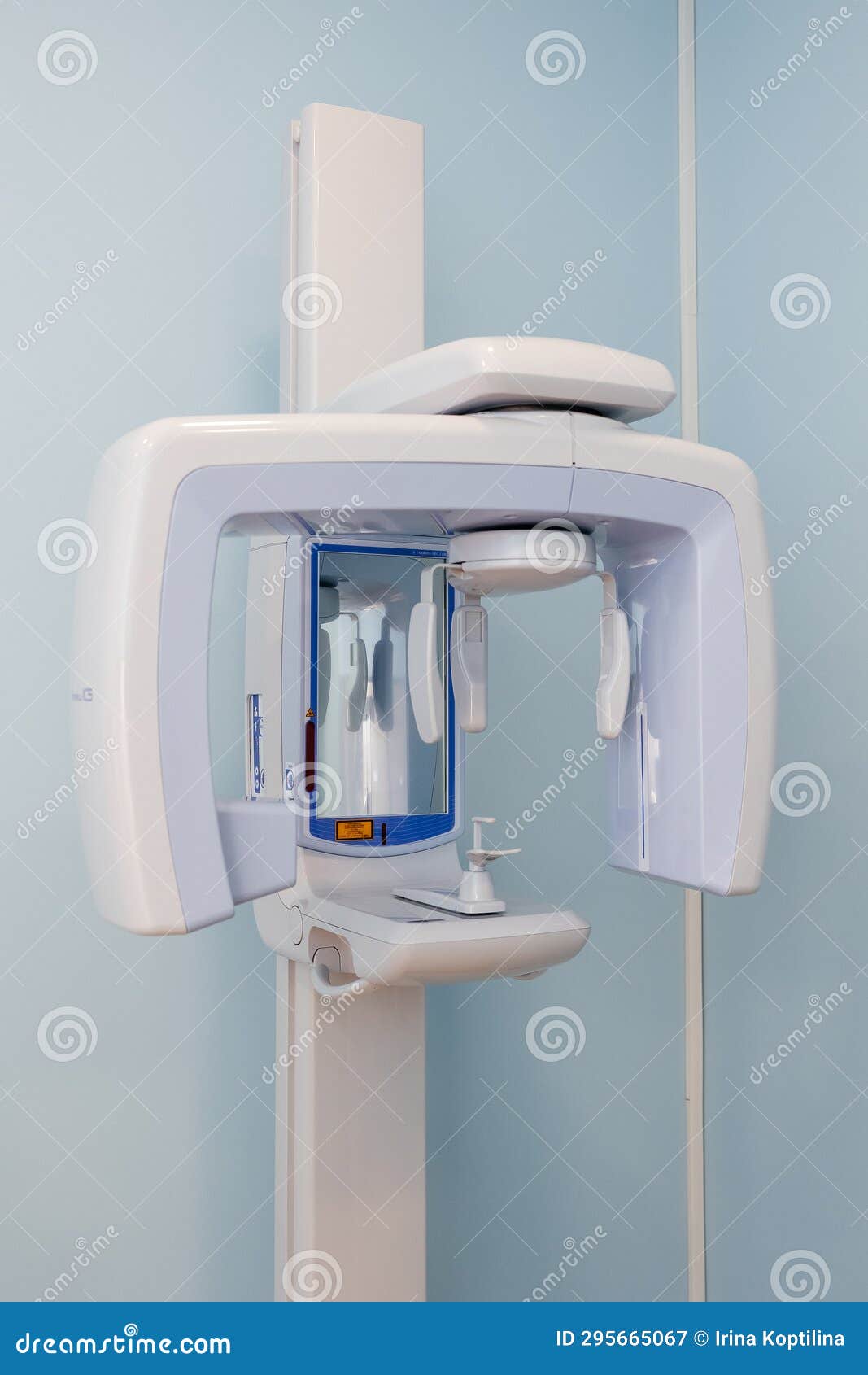 An Orthopantomograph, an X-ray Machine of the Jaw Stock Image - Image ...