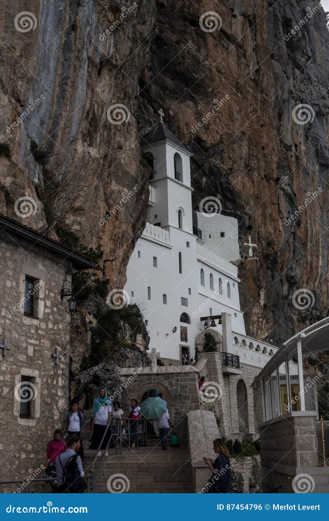 Ortodoksalny Monaster Ostrog W Montenegro Zdjęcie Editorial - Obraz ...