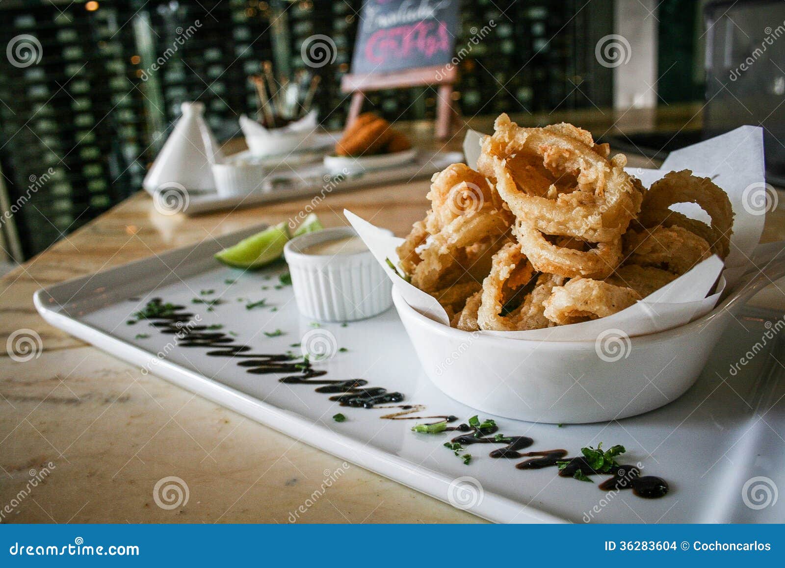 Os Aperitivos Da Barra Rasparam Tapas Do Calamar Foto de Stock - Imagem ...