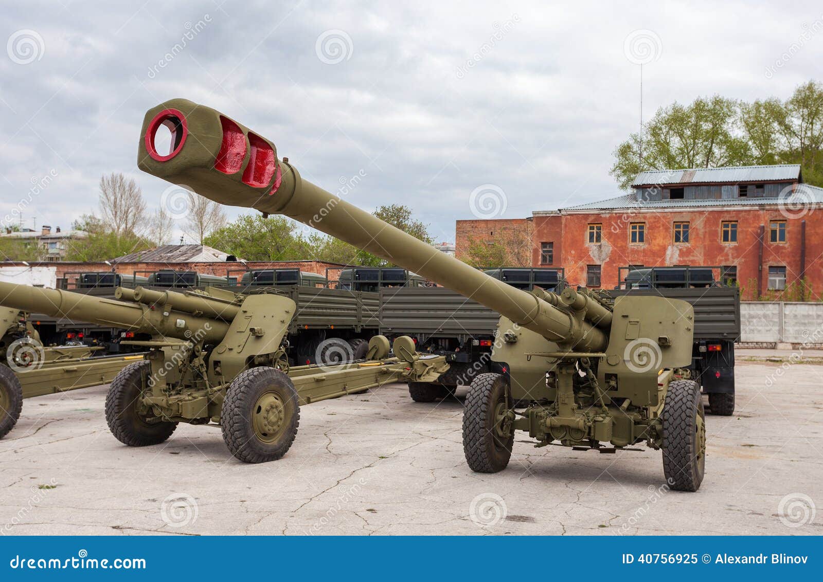 Os Obus 2A65 MSTA-B De 152 Milímetros Imagem de Stock - Imagem de russo ...