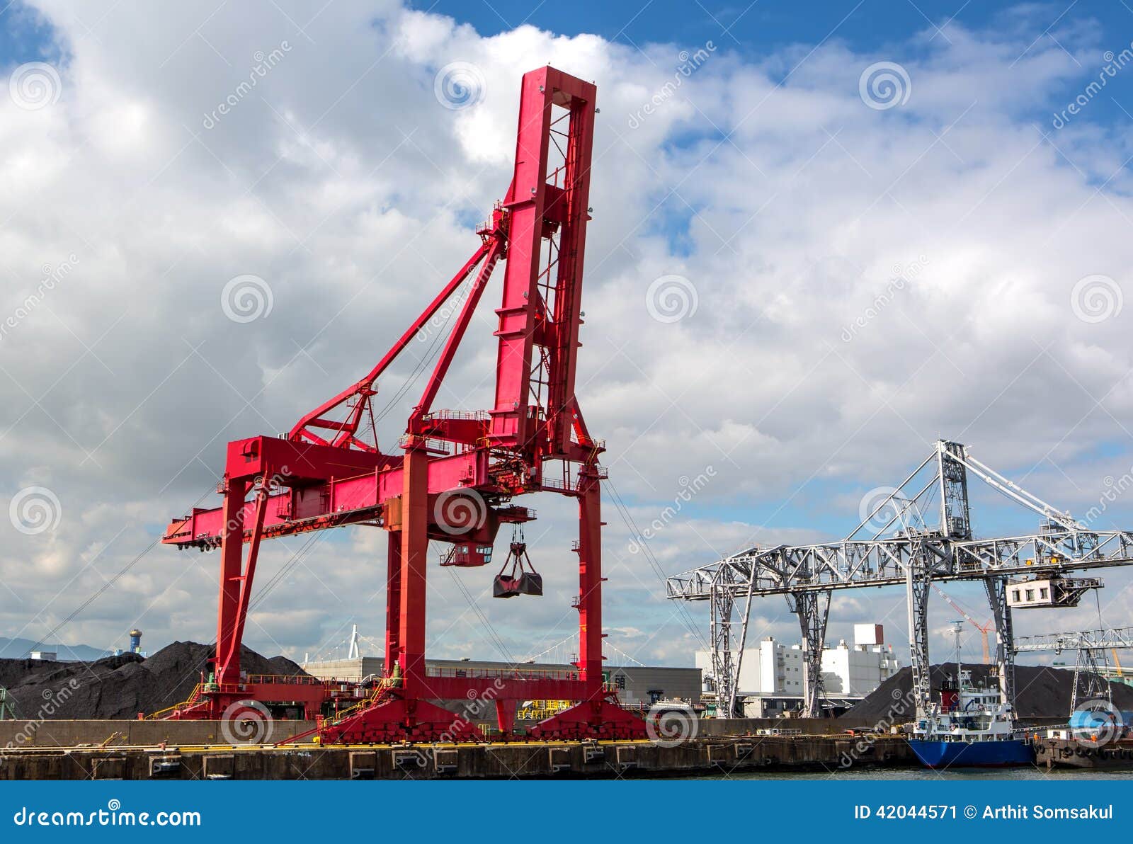 Osaka Port , Marine Cargo, editorial photo. Image of authority - 42044571