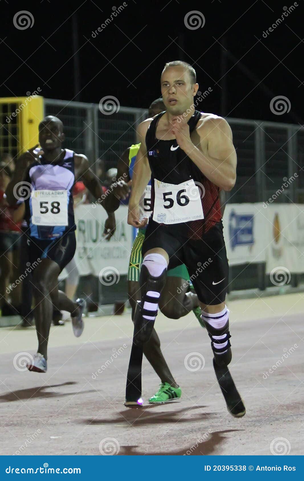 Oscar Pistorius runs editorial stock photo. Image of race - 20395338