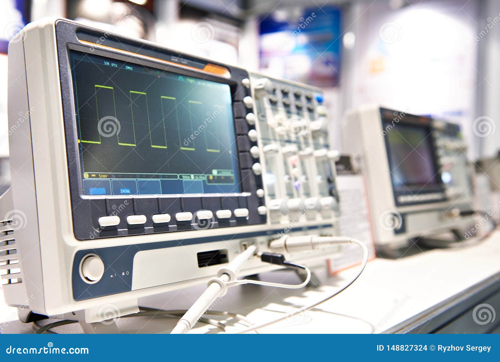 Oscilloscope Spectrum Analyzer Stock Photo - Image of modern ...