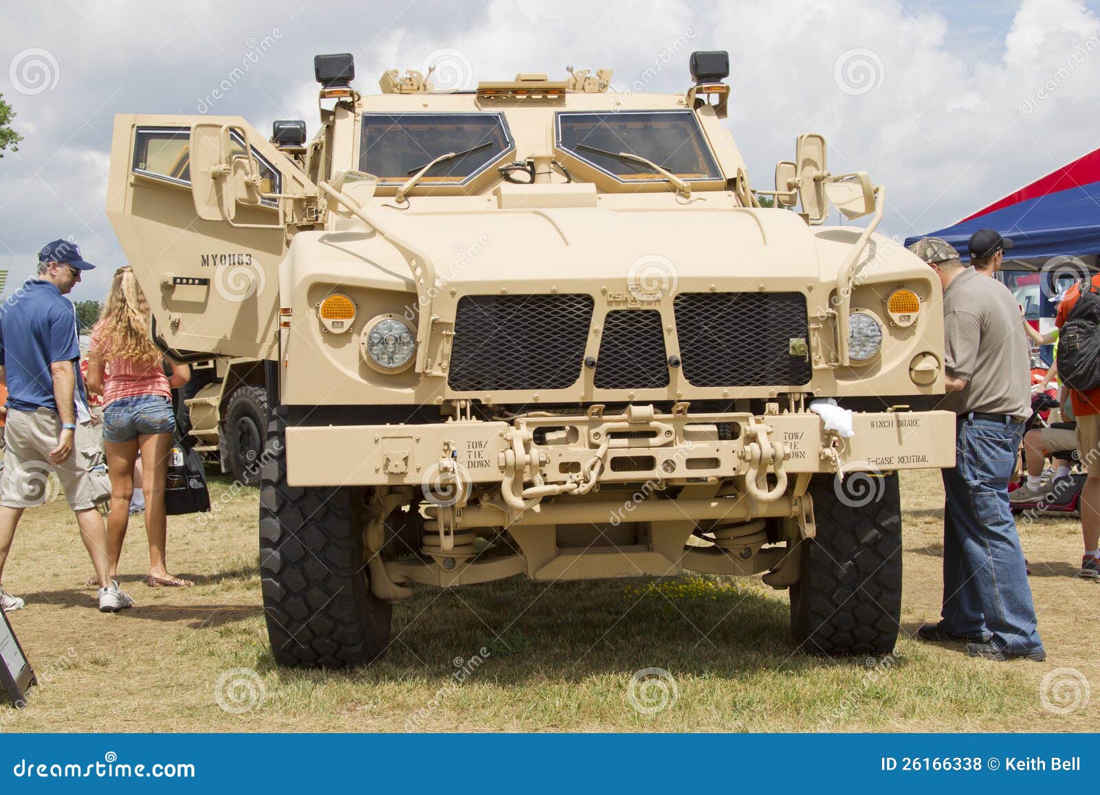 Oshkosh Humvee editorial stock photo. Image of airventure - 26166338
