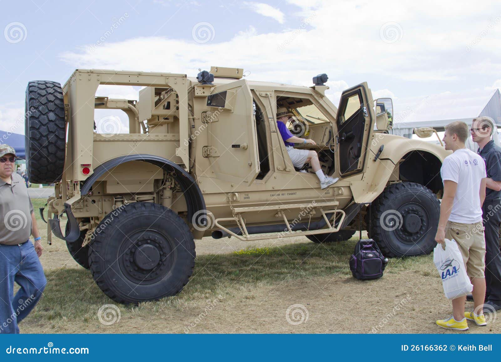 Oshkosh Humvee Side View Editorial Image | CartoonDealer.com #26166362