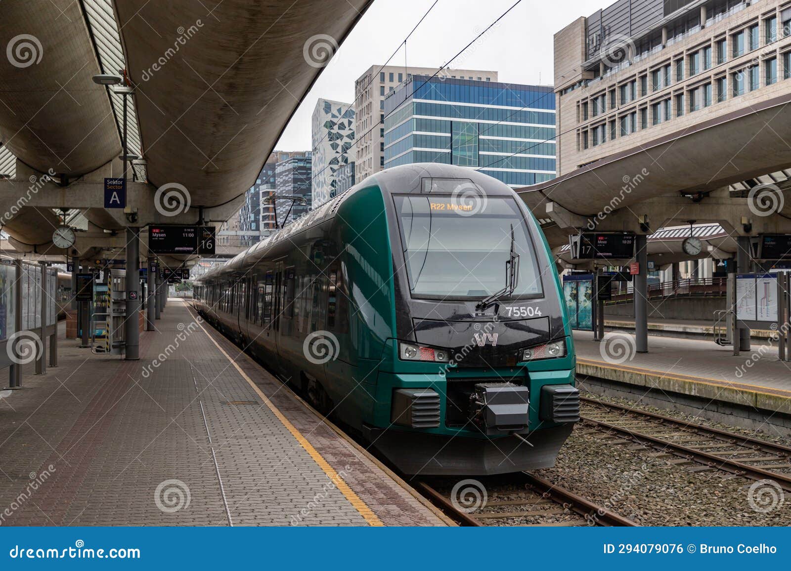 Oslo Central Station Train editorial photo. Image of mobility - 294079076