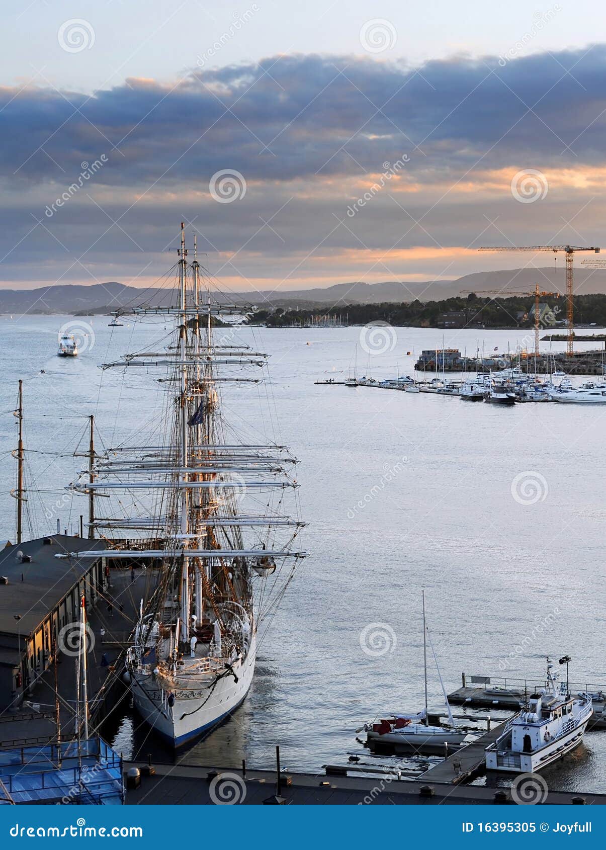 Oslo harbor stock image. Image of harbor, oslofjord, europe - 16395305